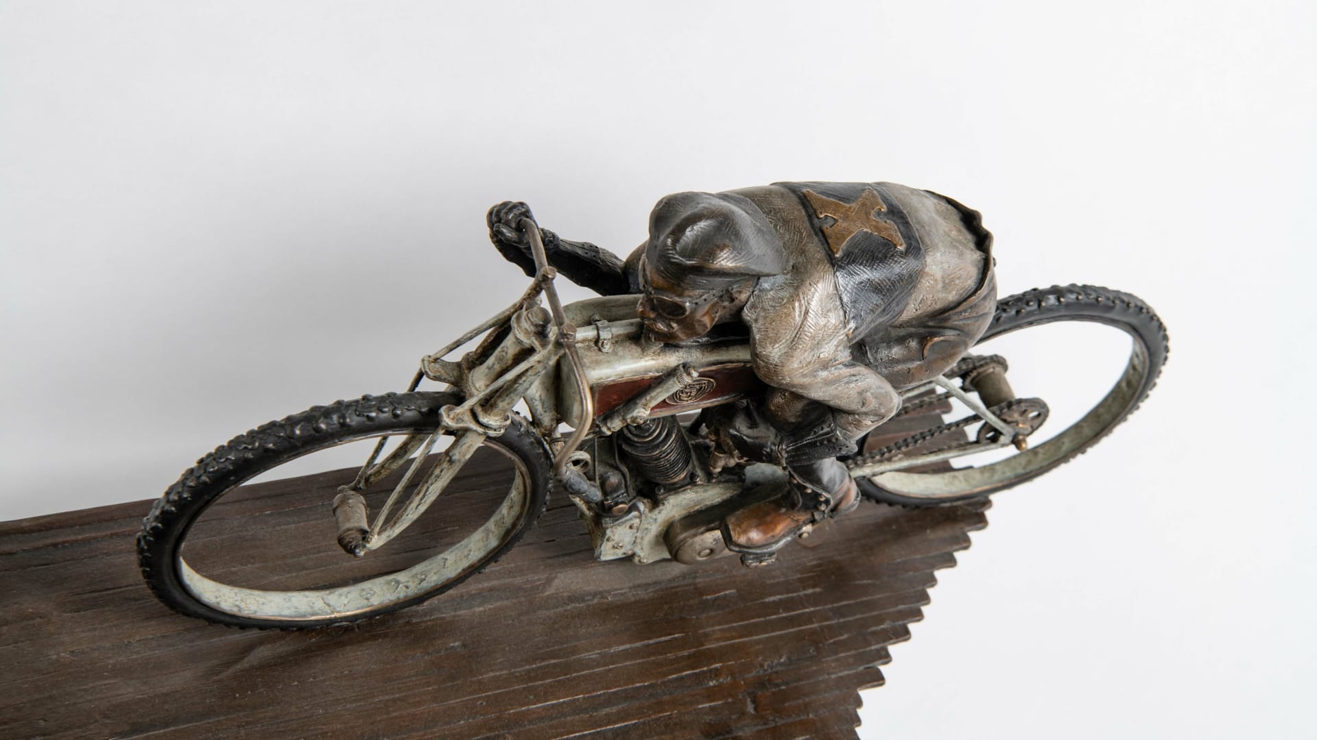 Jeff Decker Neck and Neck With Death Bronze Sculpture at Las Vegas ...