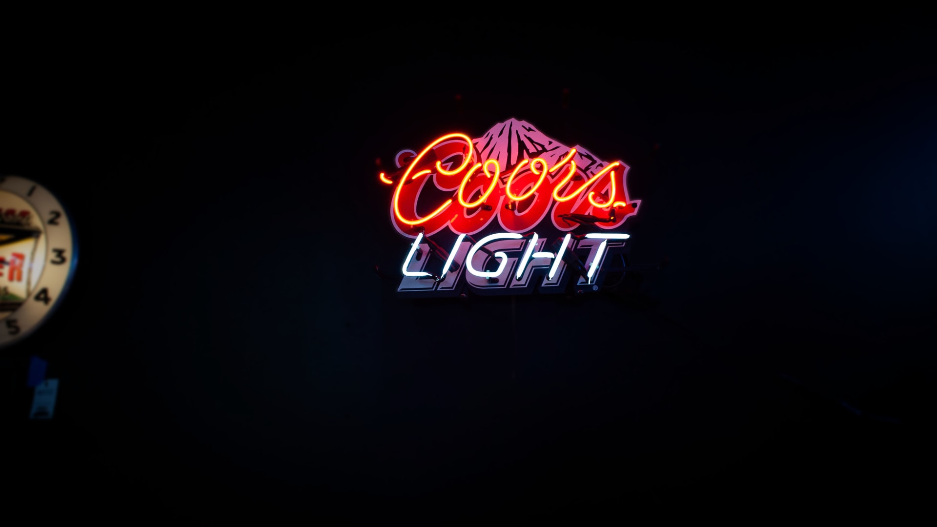 Coors Light Neon Sign at The Eddie Vannoy Collection 2020 asG417 ...