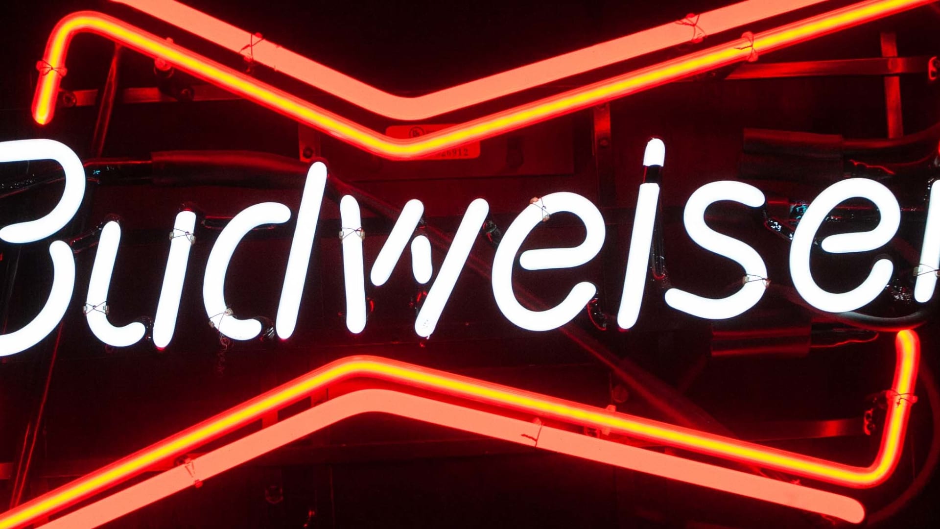Budweiser Neon Sign at The Eddie Vannoy Collection 2020 as G312 - Mecum ...