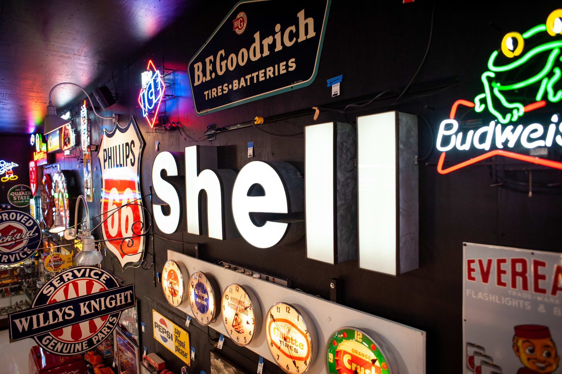 Shell Channel Letter Light-Up Service Station Sign at The Eddie Vannoy ...