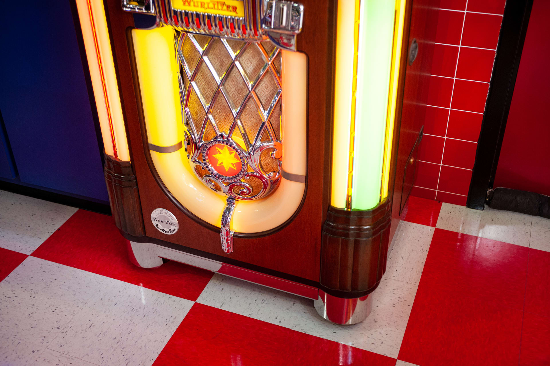 Wurlitzer Cd Jukebox at The Eddie Vannoy Collection 2020 as M128 ...