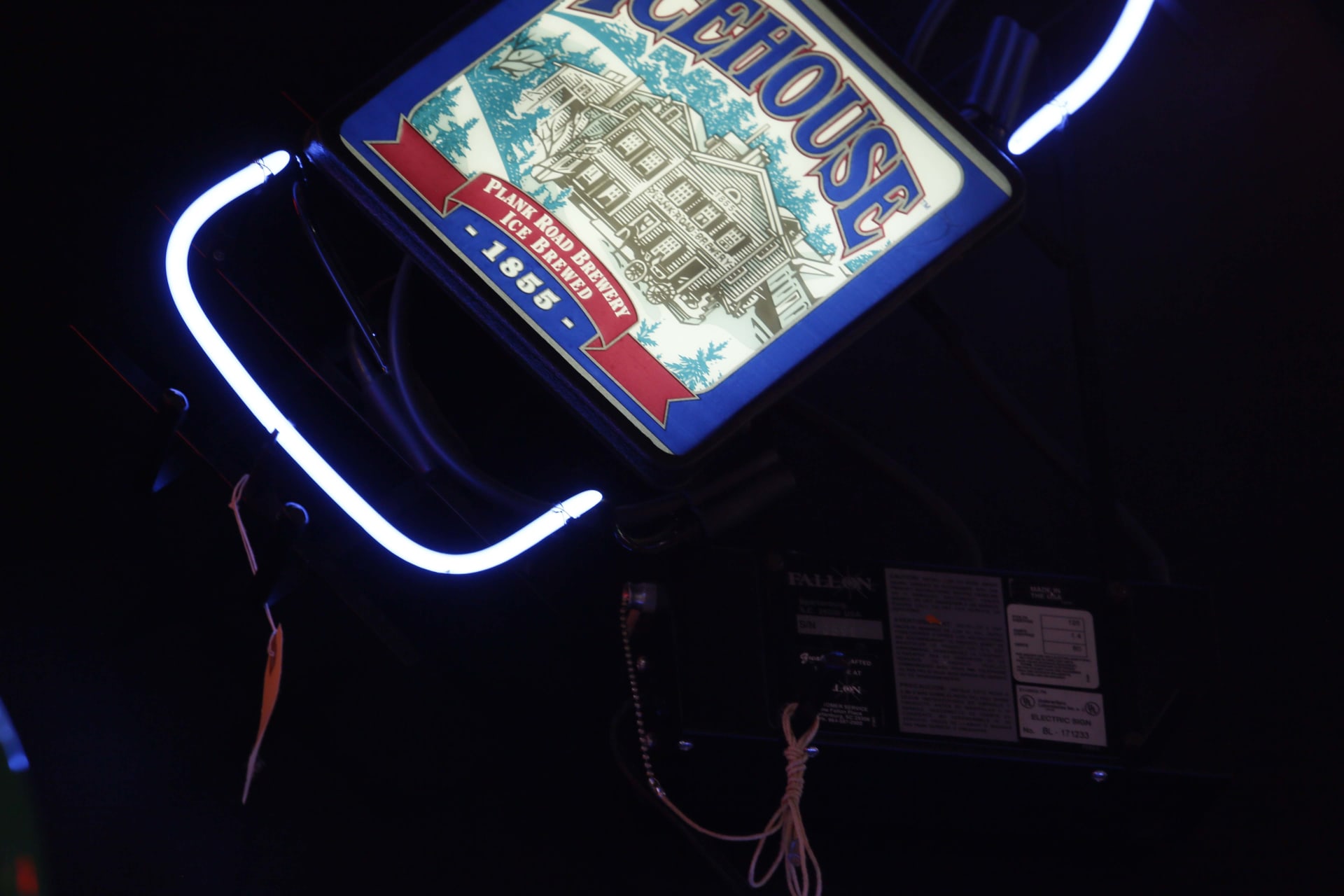 Icehouse Beer Neon Sign at The Eddie Vannoy Collection 2020 as G235 ...