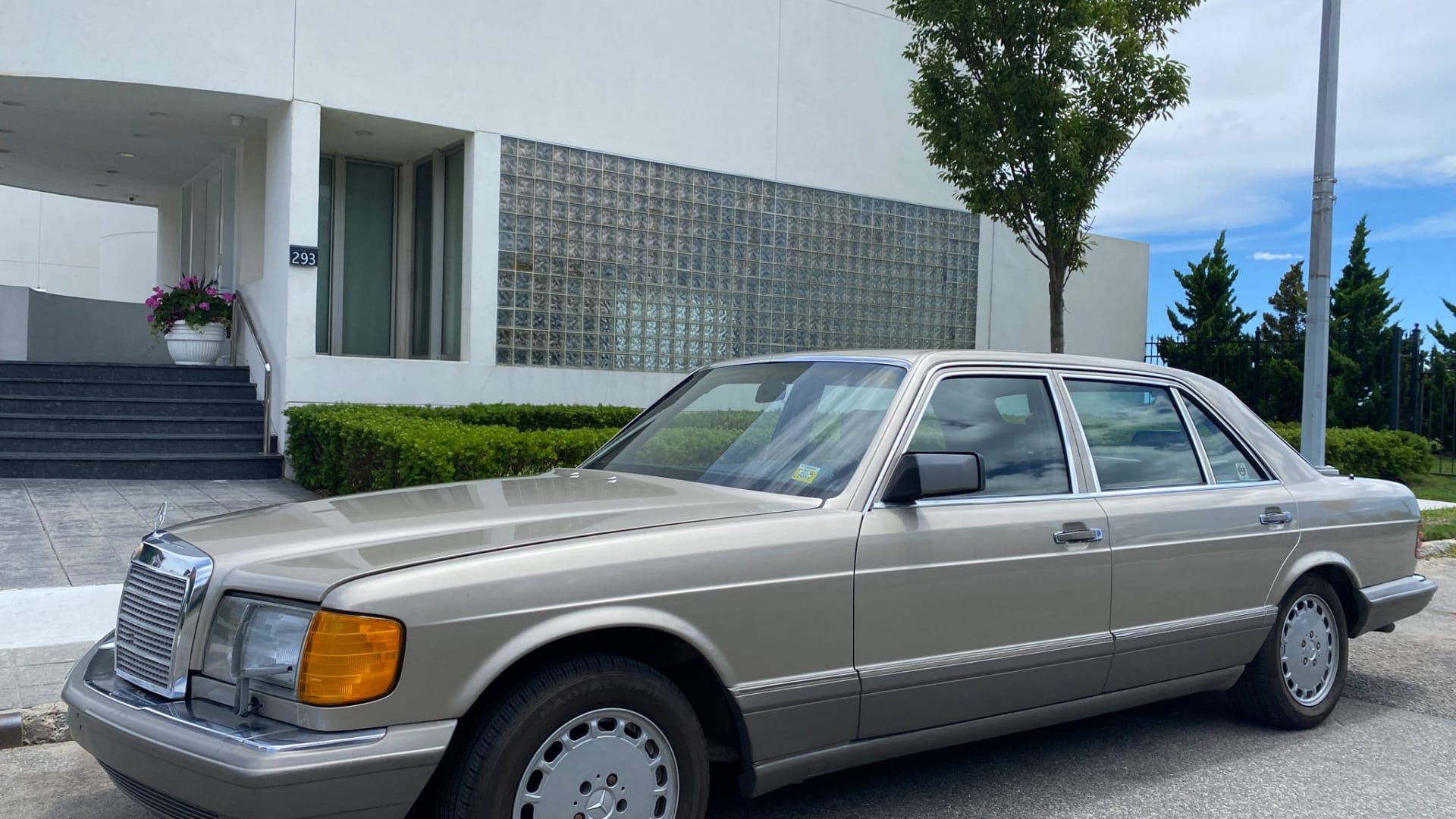 1987 Mercedes-Benz 560SEL at Harrisburg 2022 as W178 - Mecum Auctions