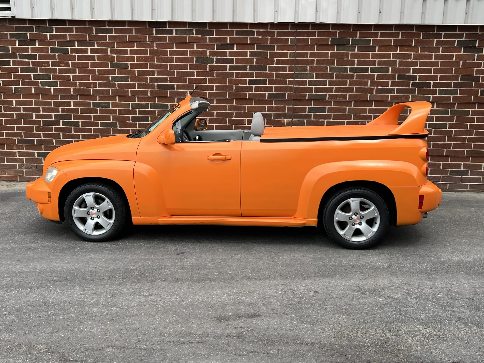 2007 Chevrolet HHR Custom at Harrisburg 2022 as T95 - Mecum Auctions