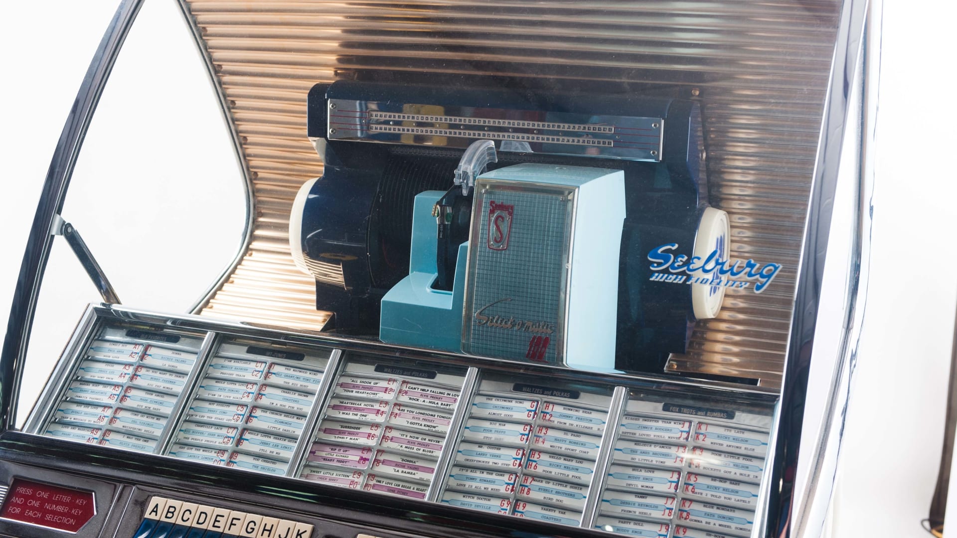 1954 Seeburg 100R Juke Box 36x59x27 at Harrisburg Road Art 2019 as K261 ...