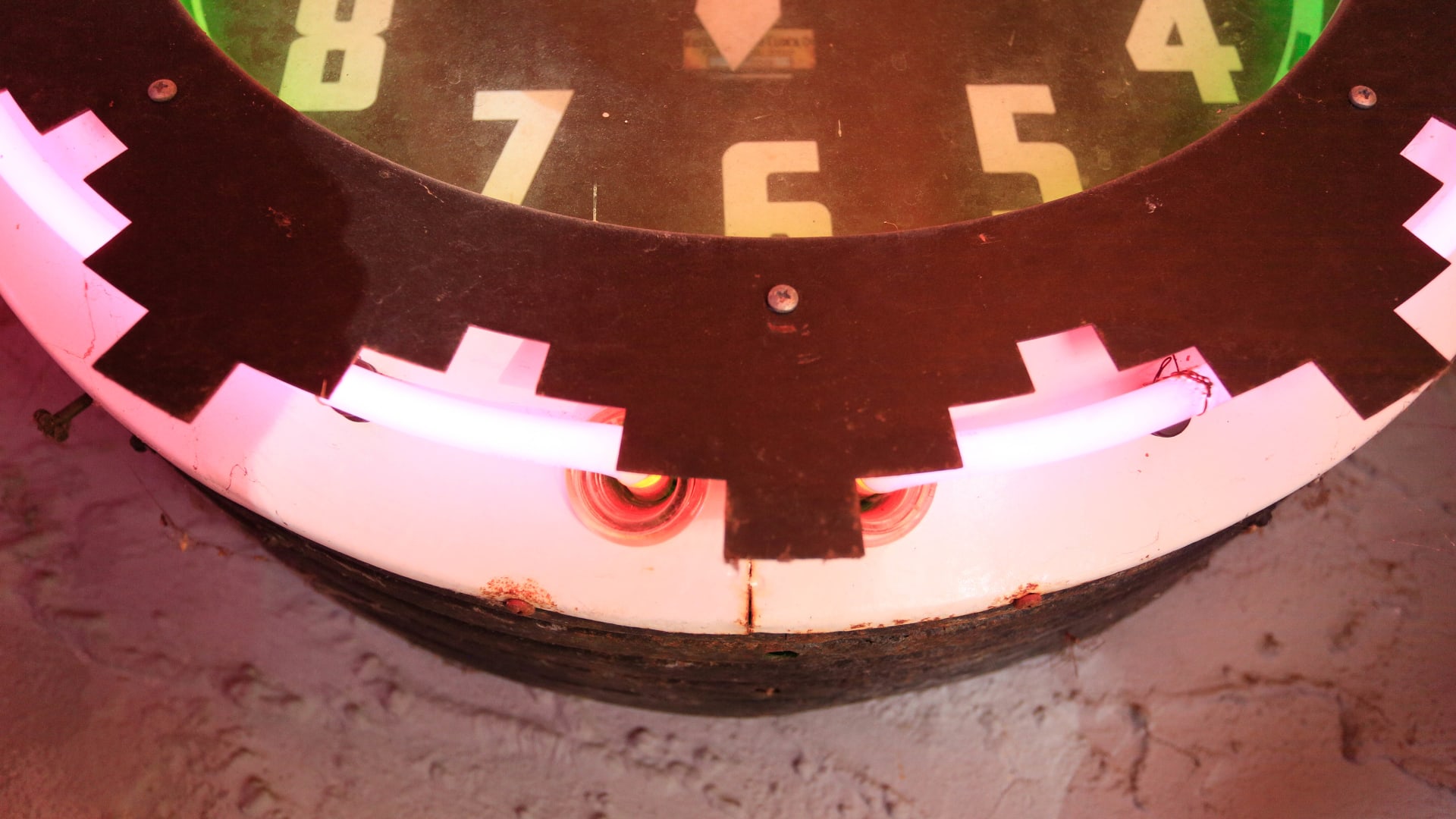 Aztec Neon Clock 26x7 at Indy Road Art 2019 asJ105 - Mecum Auctions