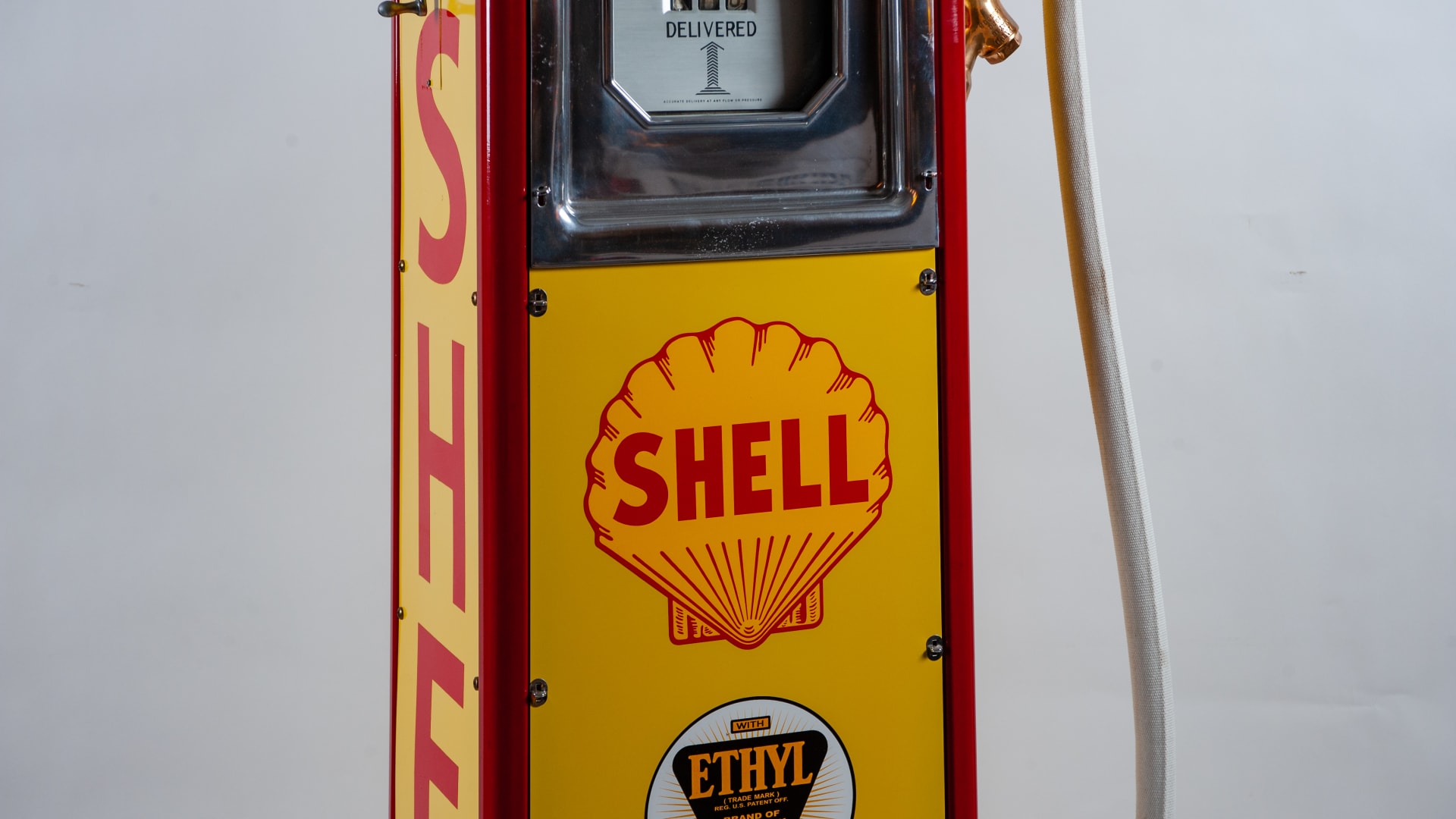 Shell Gas Pump at Indy Road Art 2021 as E102 - Mecum Auctions