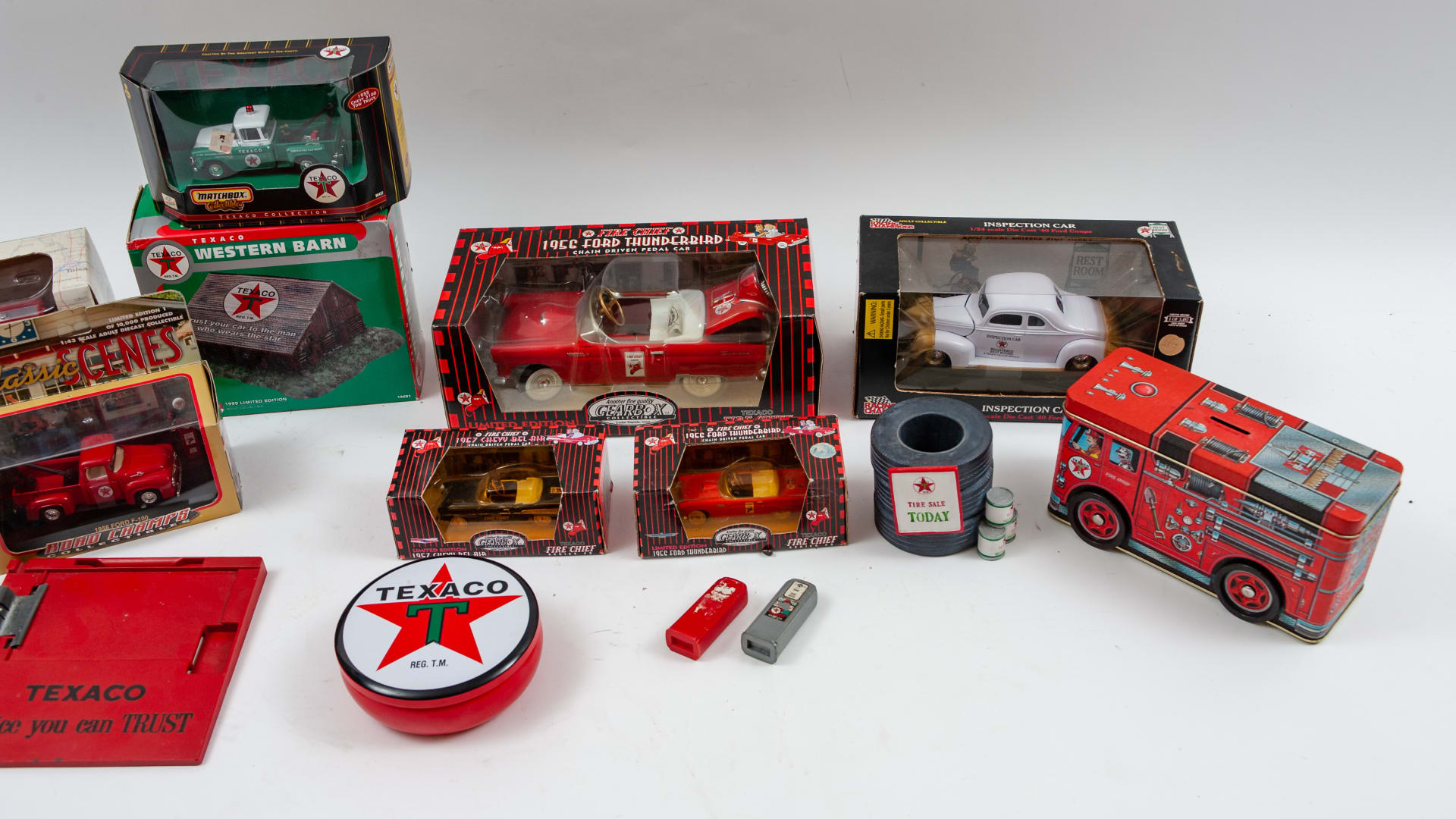 Texaco Memorabilia at Indy Road Art 2021 as B365 - Mecum Auctions