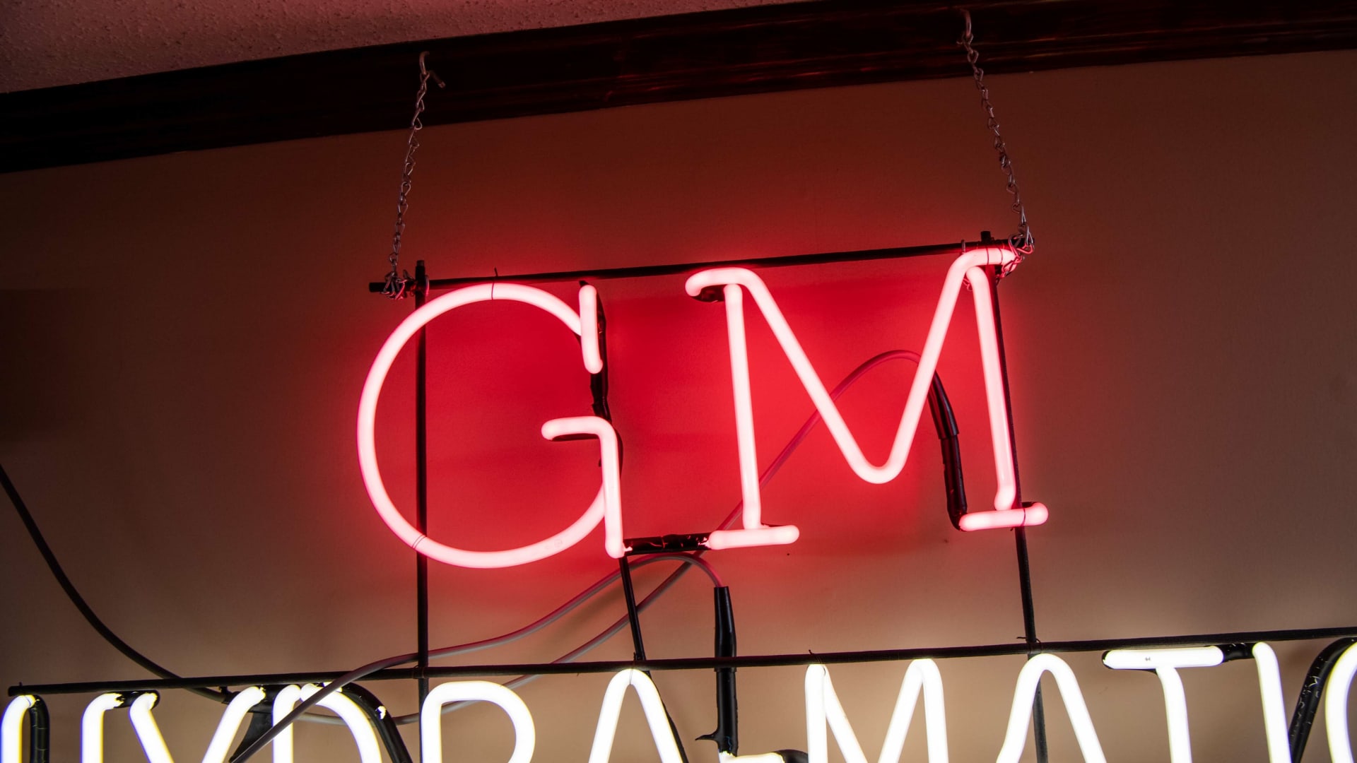 Gm Hydramatic Drive Window Neon Sign At Indy Road Art 2022 As B124 Mecum Auctions