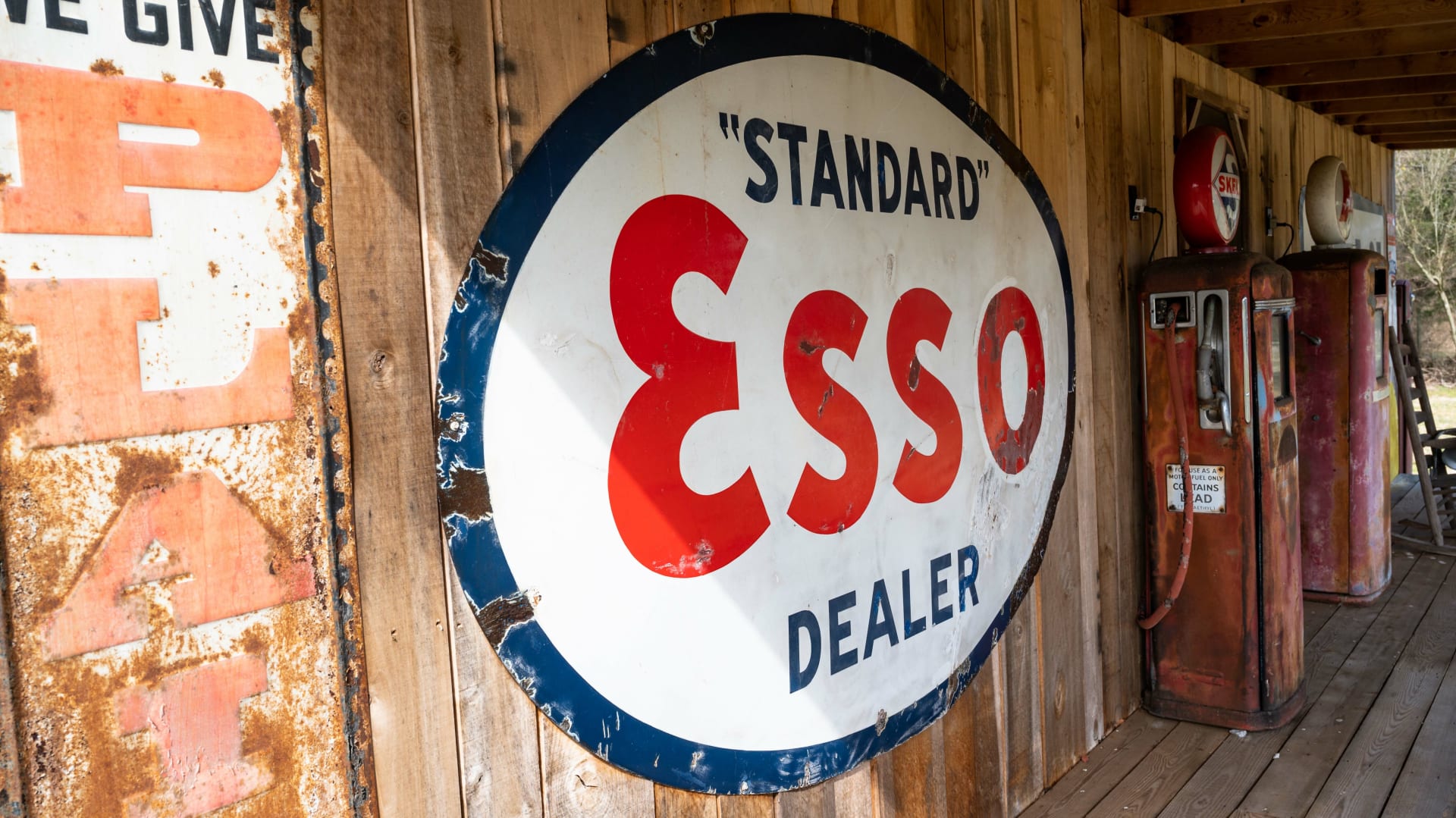 Esso Single-Sided Porcelain Sign at Indy Road Art 2022 as E33 - Mecum ...