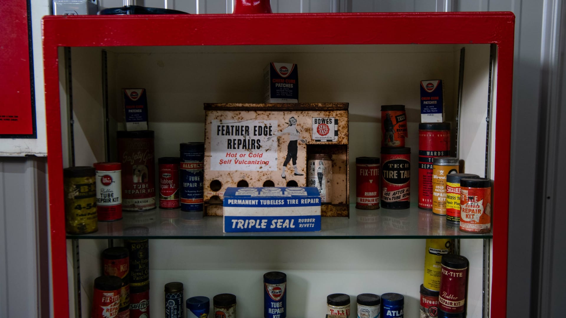 Mobiloil Lubester Display Case with Contents at Indy Road Art 2022 ...