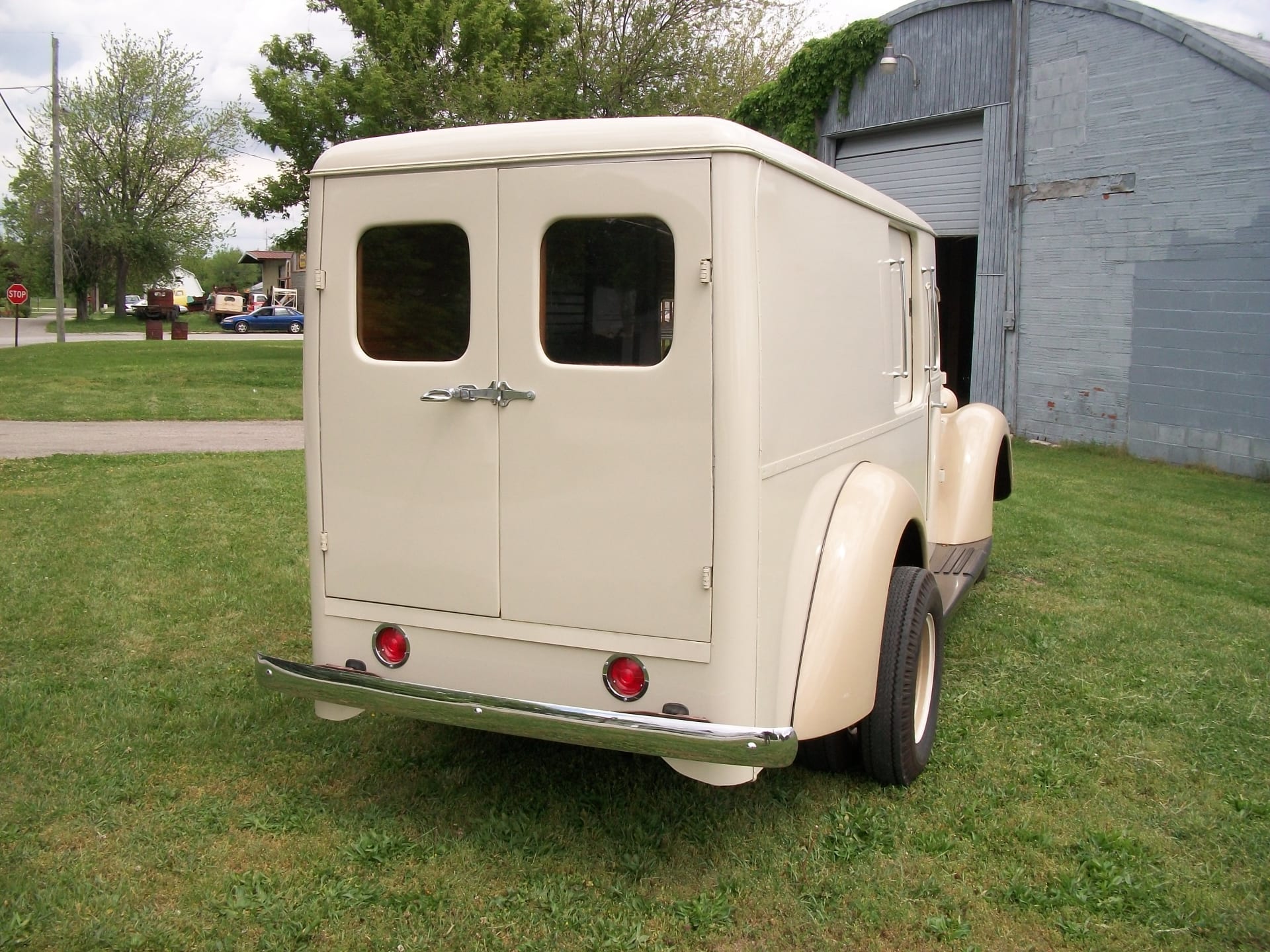 1947 Diamond T Panel Truck at Dana Mecum's 25th Original Spring Classic ...
