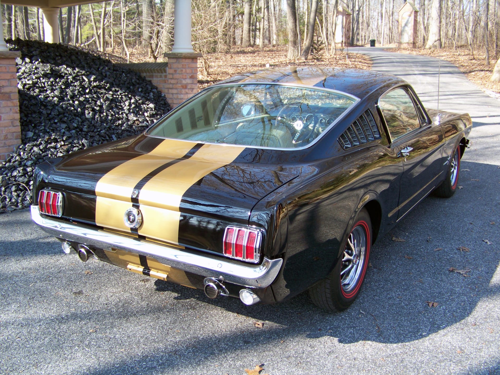 1965 Ford Mustang 2+2 Fastback at Dana Mecum's 25th Original Spring ...