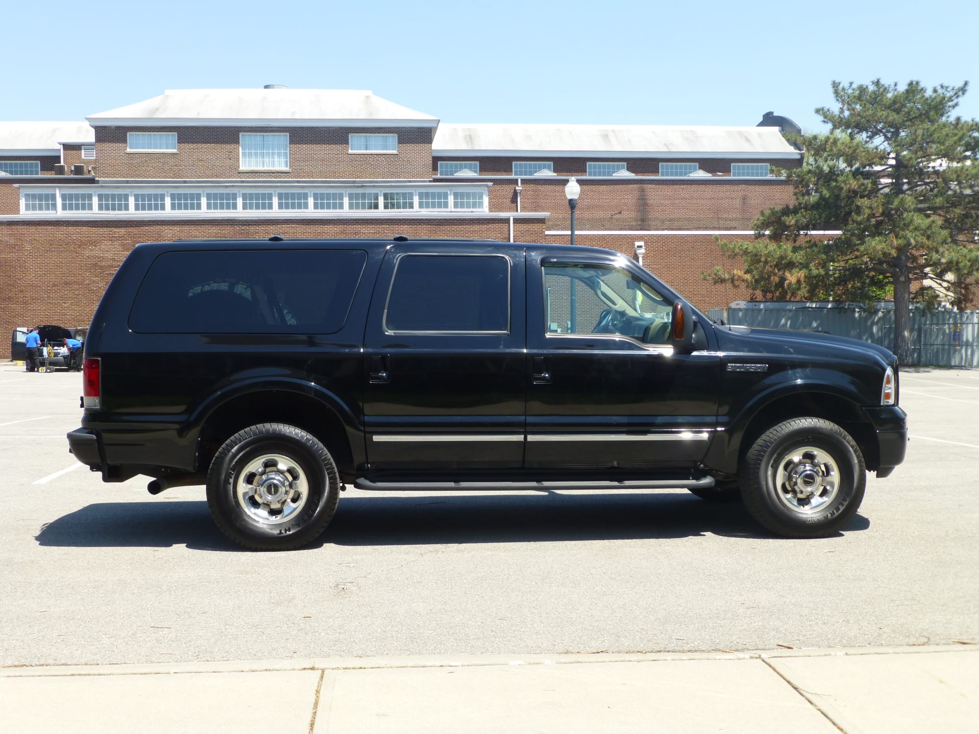 2005 Ford Excursion Limited at Dana Mecum's 26th Original Spring ...