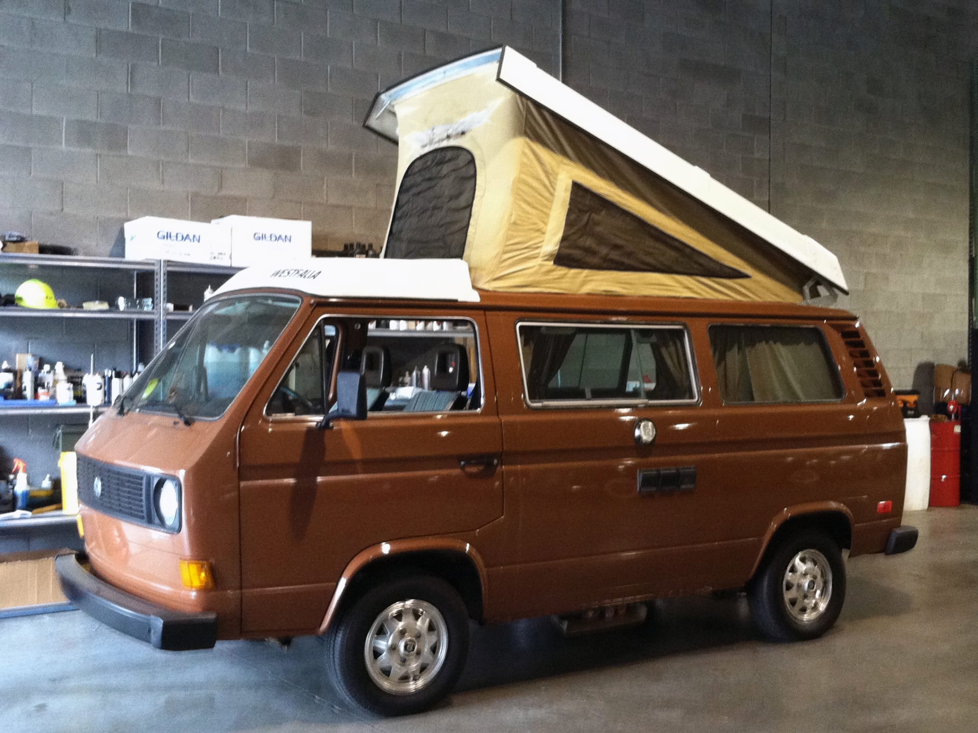 1981 Volkswagen Vanagon Camper Van at Dana Mecum's 26th Original Spring ...