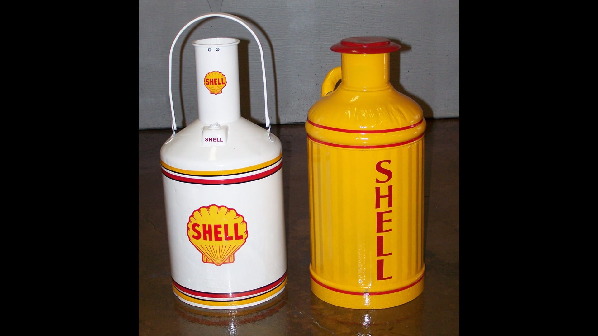 Shell Gas Test Can And 5 Gallon at Indy 2015 as A15 - Mecum Auctions