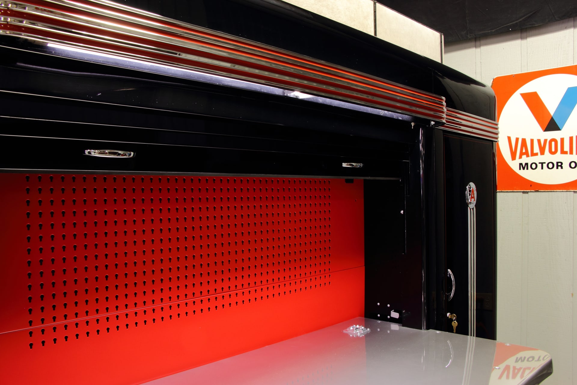 Alemite Mechanic Work Station 108x72x36 Black at Indy 2016 as K75 ...