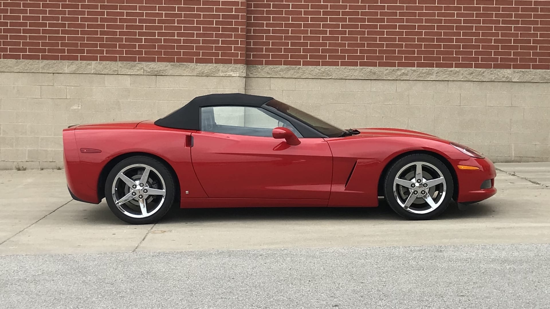 2008 Chevrolet Corvette Convertible at Indy 2018 as W7 - Mecum Auctions