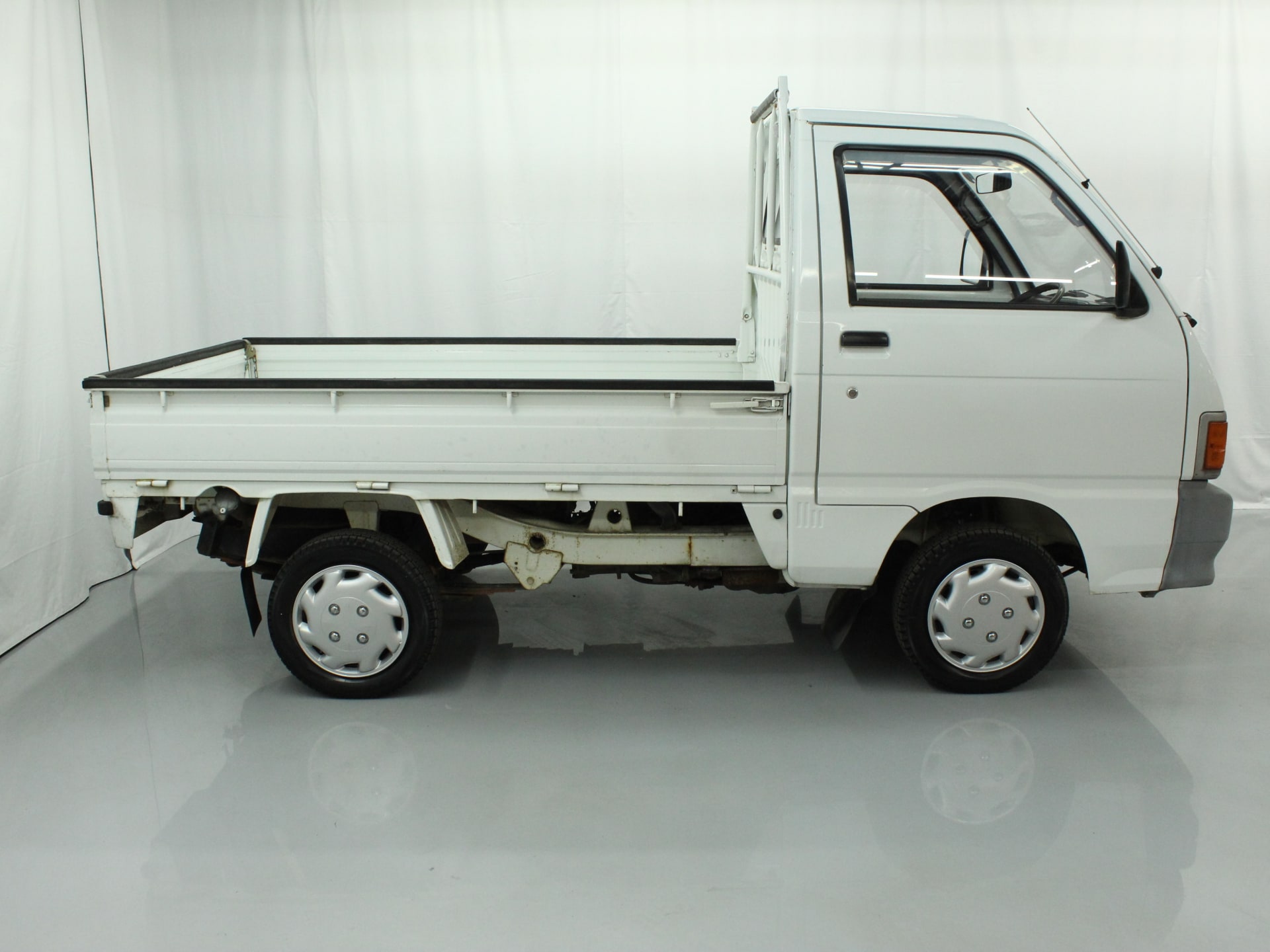 1991 Daihatsu HiJet Mini Truck at Indy 2019 as G132 - Mecum Auctions
