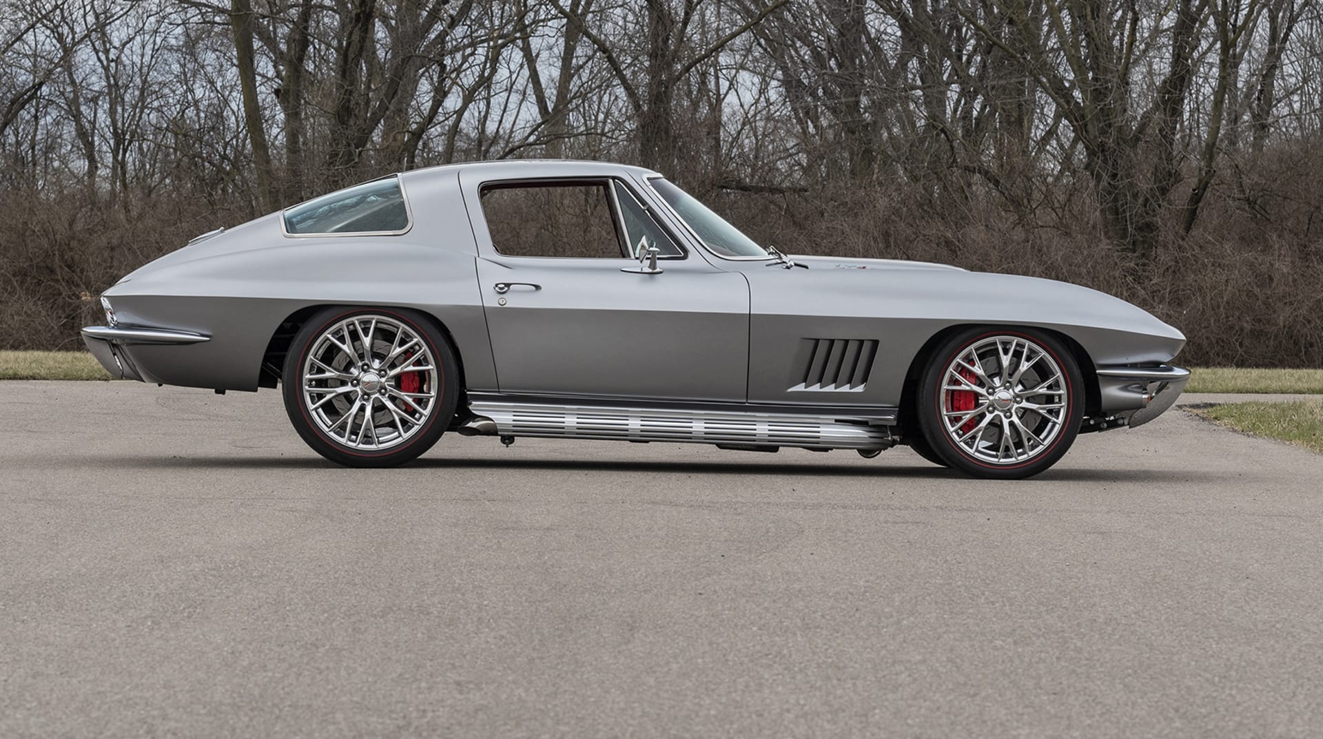 1967 Chevrolet Corvette Resto Mod at Indy 2019 asF165 - Mecum Auctions