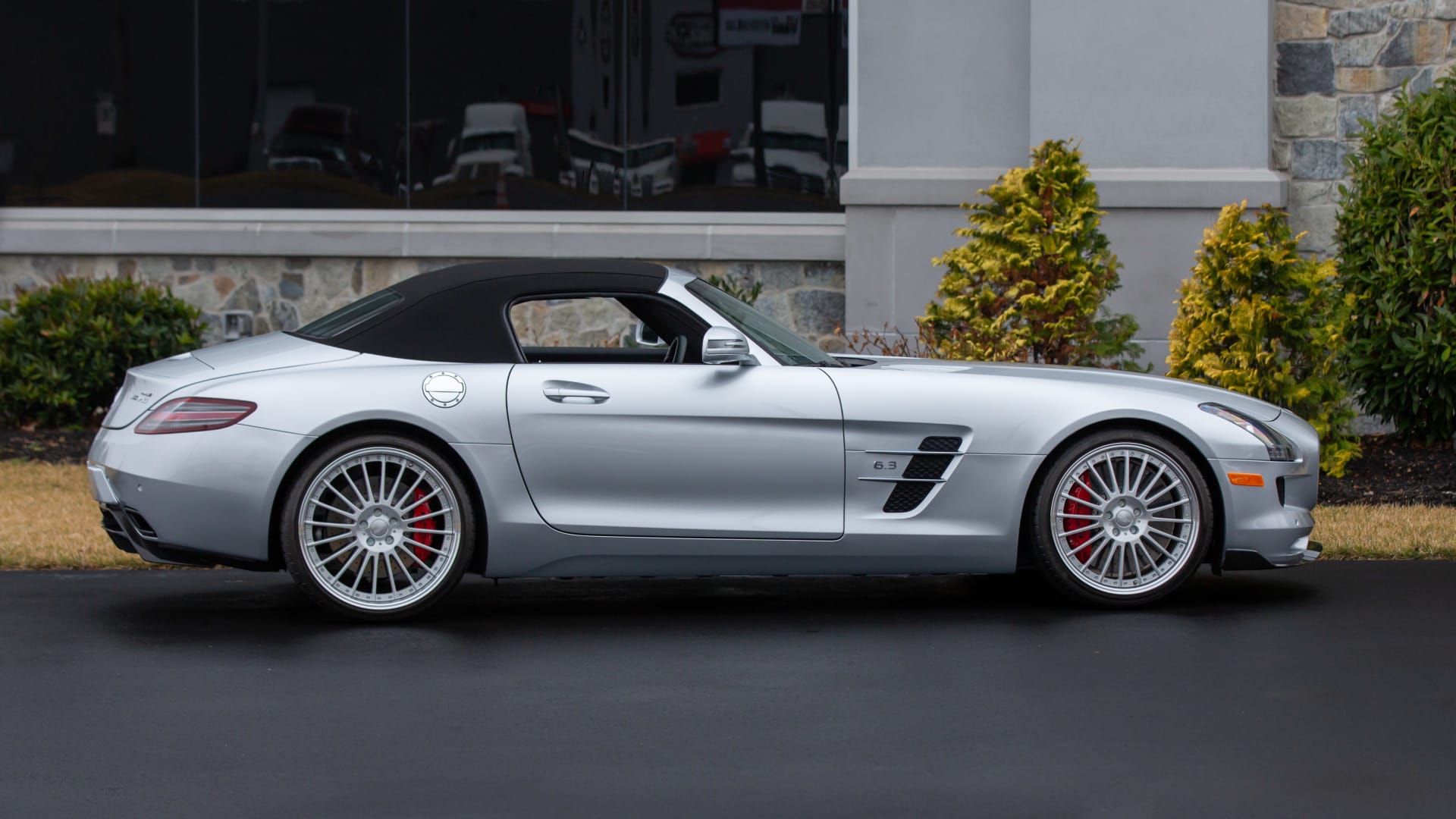 2012 Mercedes-Benz SLS AMG Roadster at Indy 2020 as S112 - Mecum Auctions