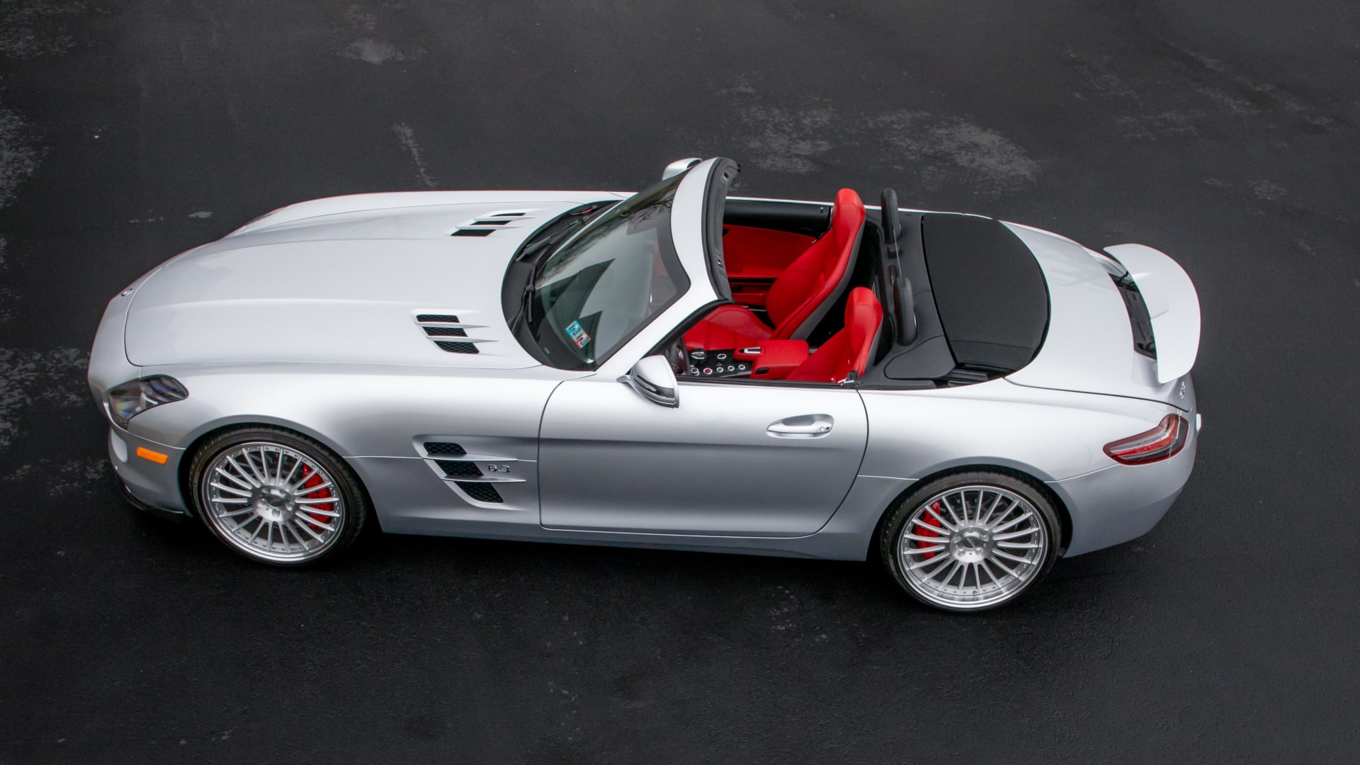2012 Mercedes-Benz SLS AMG Roadster at Indy 2020 as S112 - Mecum Auctions