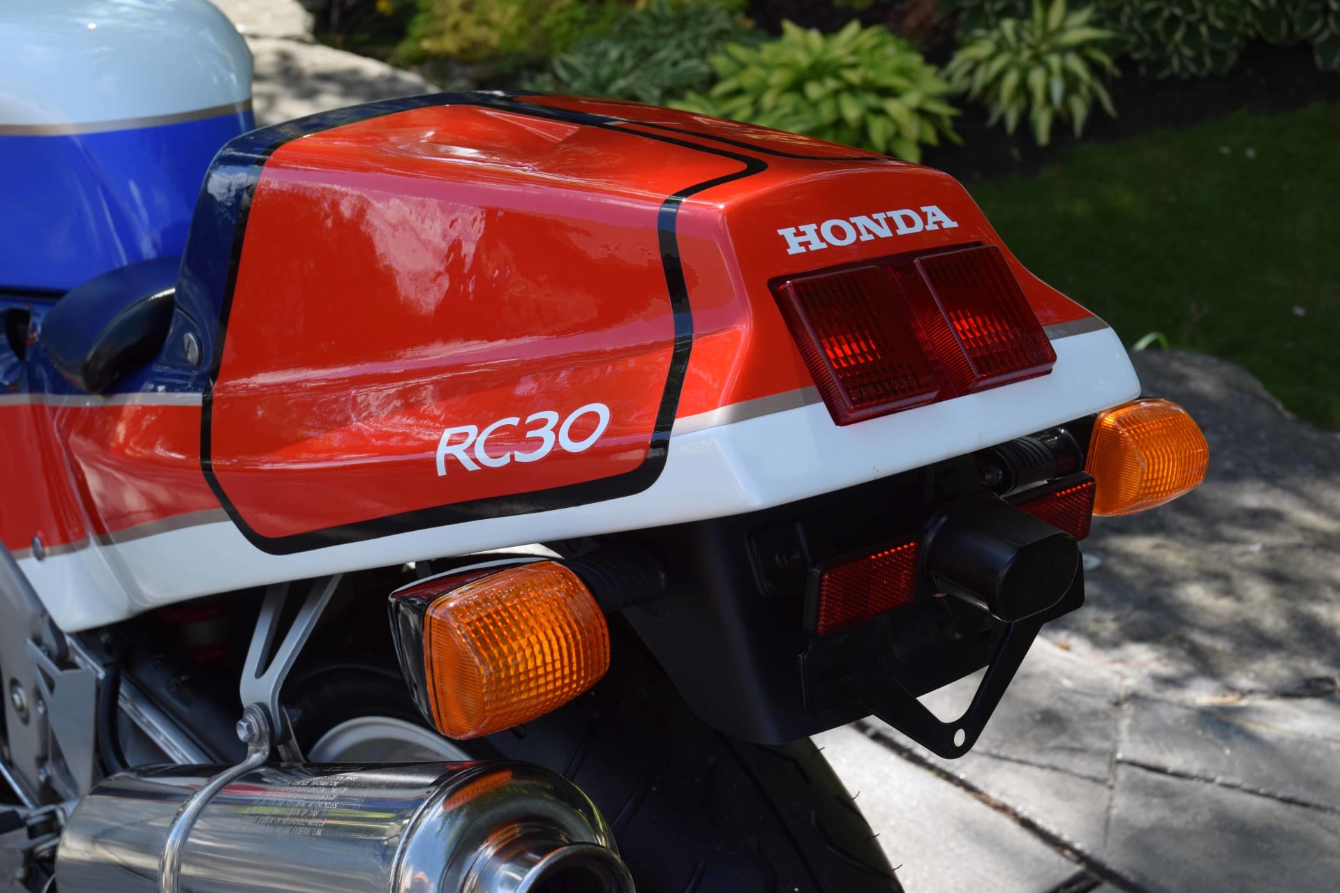 1990 Honda RC30 at Indy 2020 asL121 - Mecum Auctions