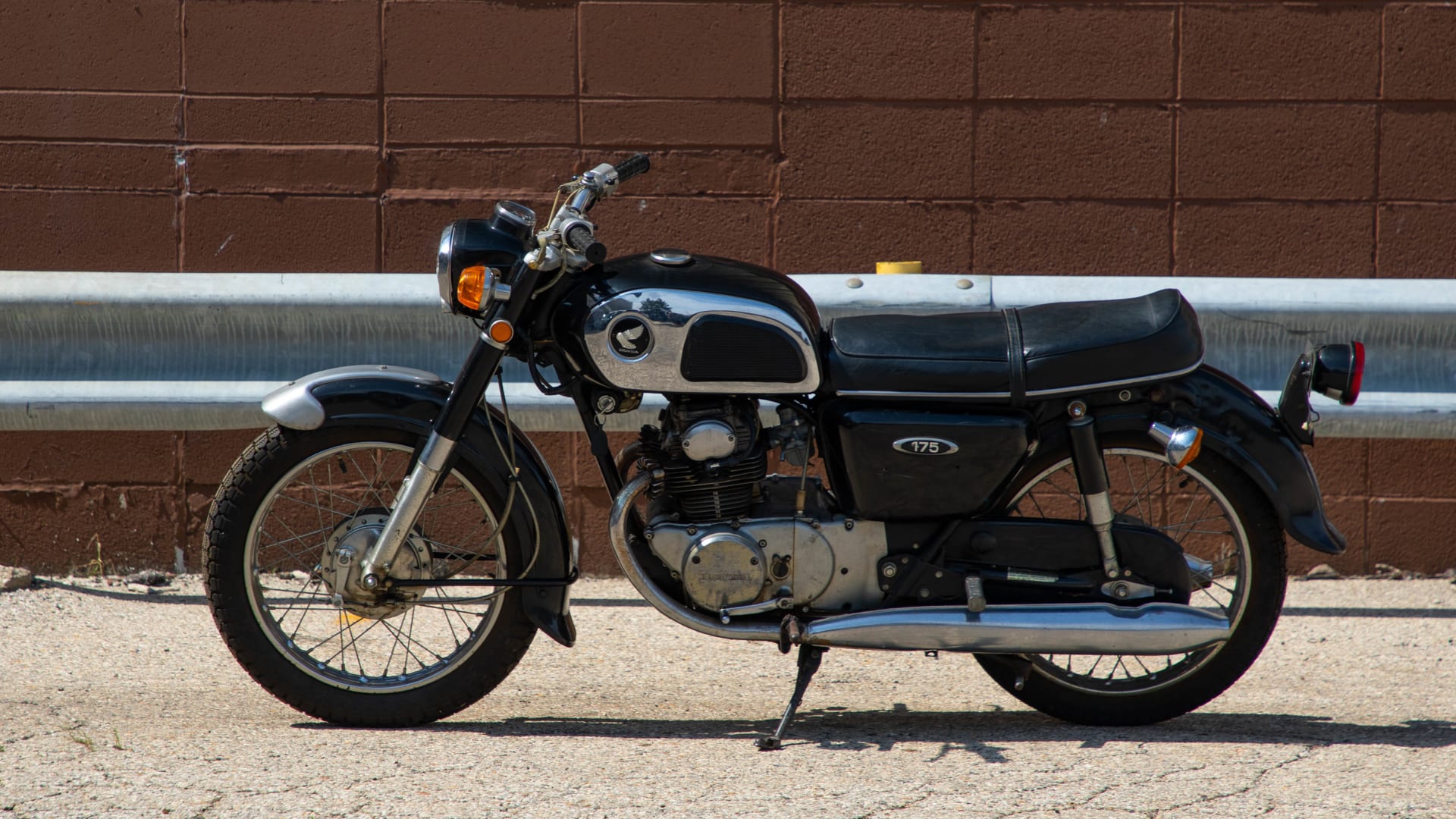 1969 Honda CD175 at Indy 2020 as L191 - Mecum Auctions