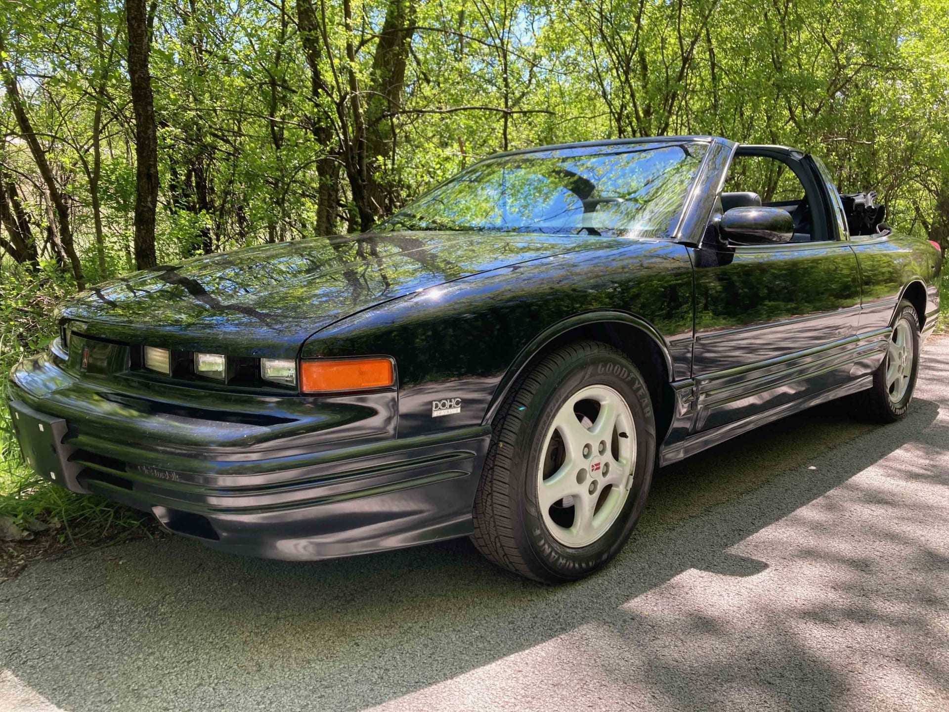 1995 Oldsmobile Cutlass Supreme Convertible at Indy 2021 as J11 - Mecum ...