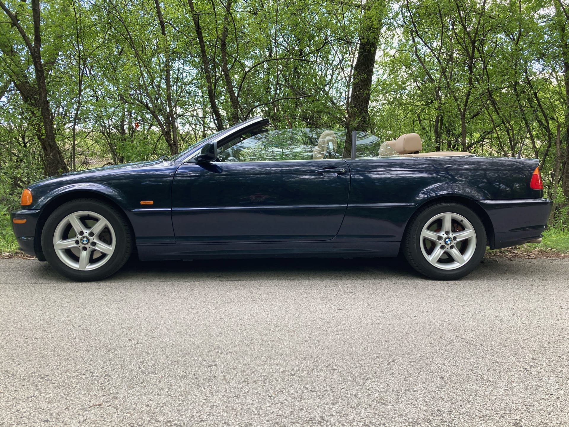 2002 BMW 325i at Indy 2021 as L195 - Mecum Auctions