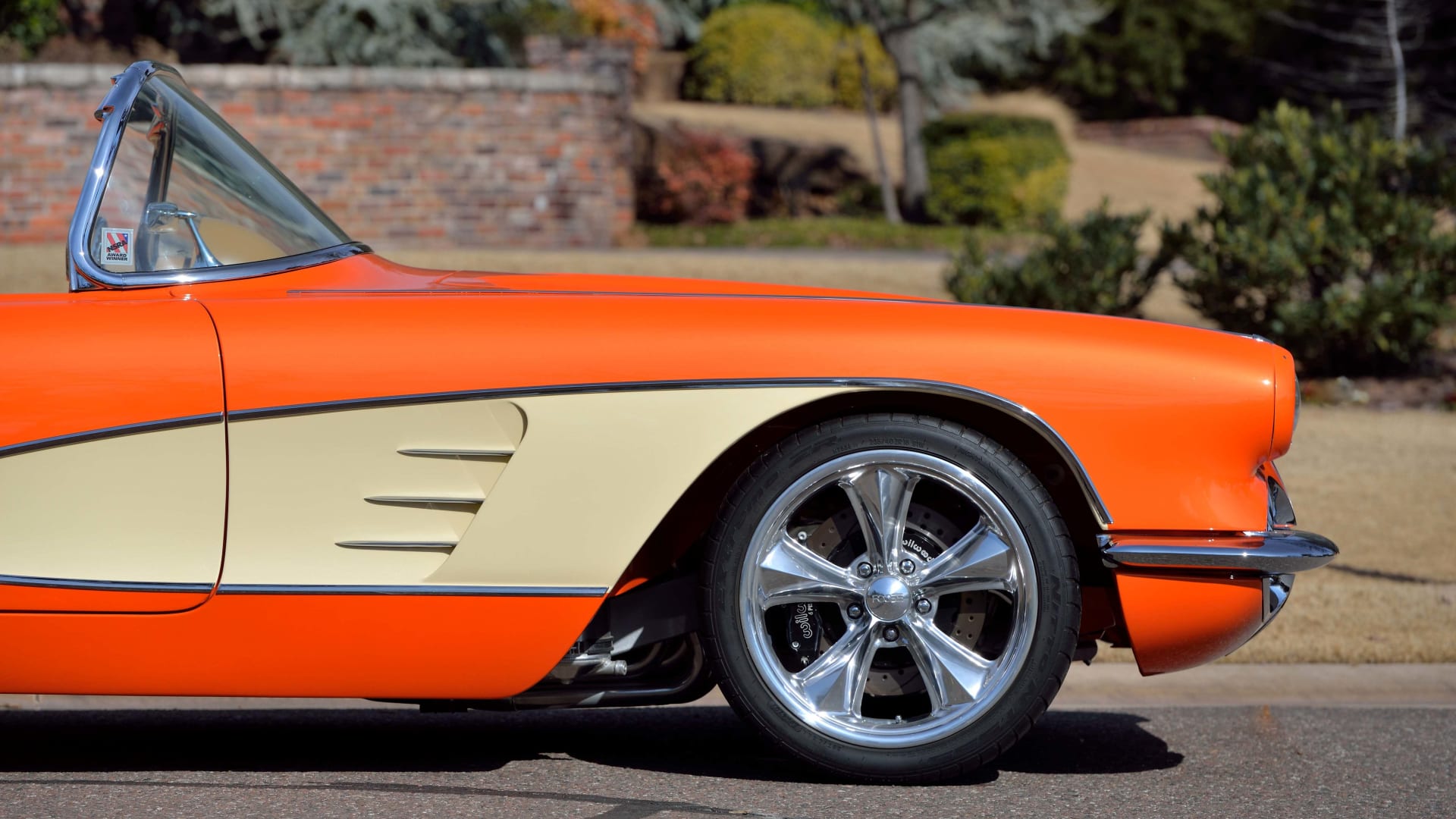 1961 Chevrolet Corvette Resto Mod at Indy 2021 asS252 - Mecum Auctions