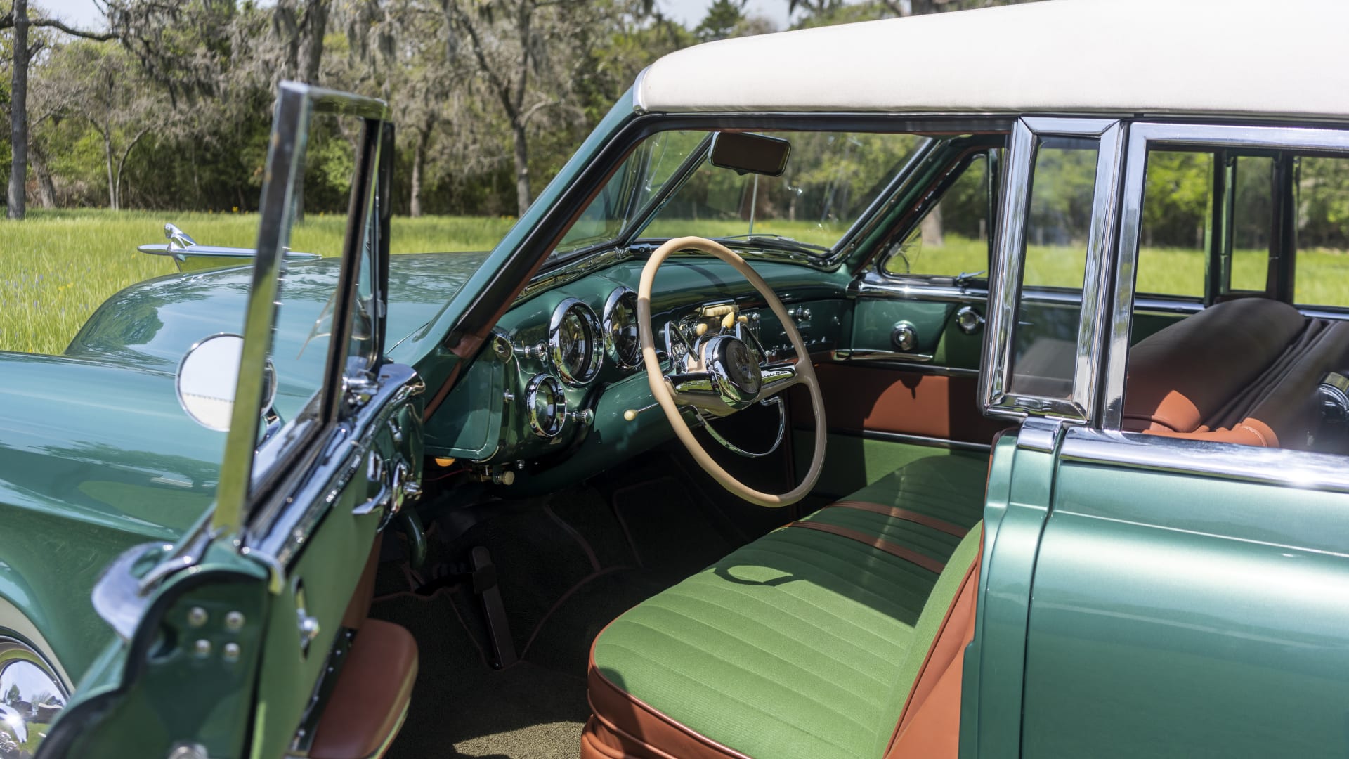 1951 Frazer Manhattan Sedan at Indy 2021 as S216 - Mecum Auctions