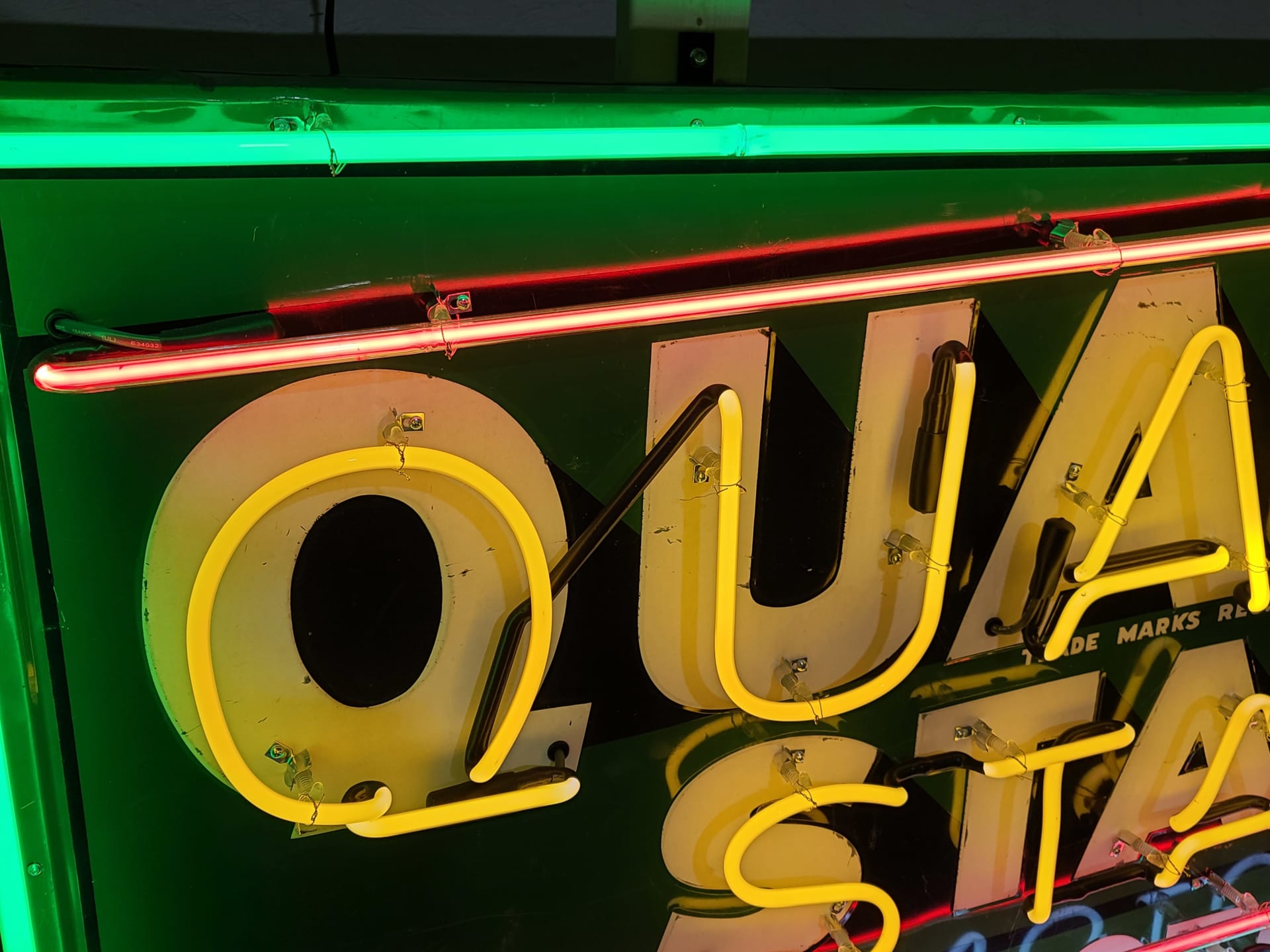 Quaker State Single-Sided Tin Neon at Indy 2021 as Z228 - Mecum Auctions