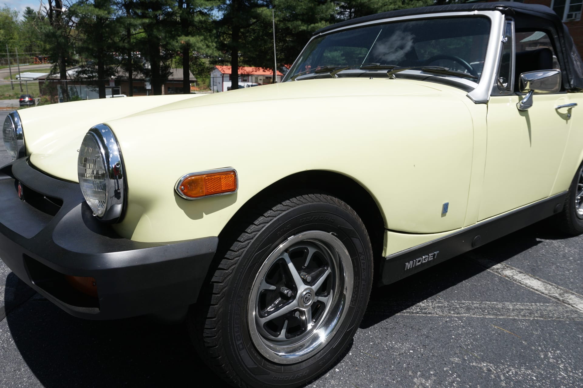 1977 MG Midget Convertible at Indy 2021 as W77.1 - Mecum Auctions