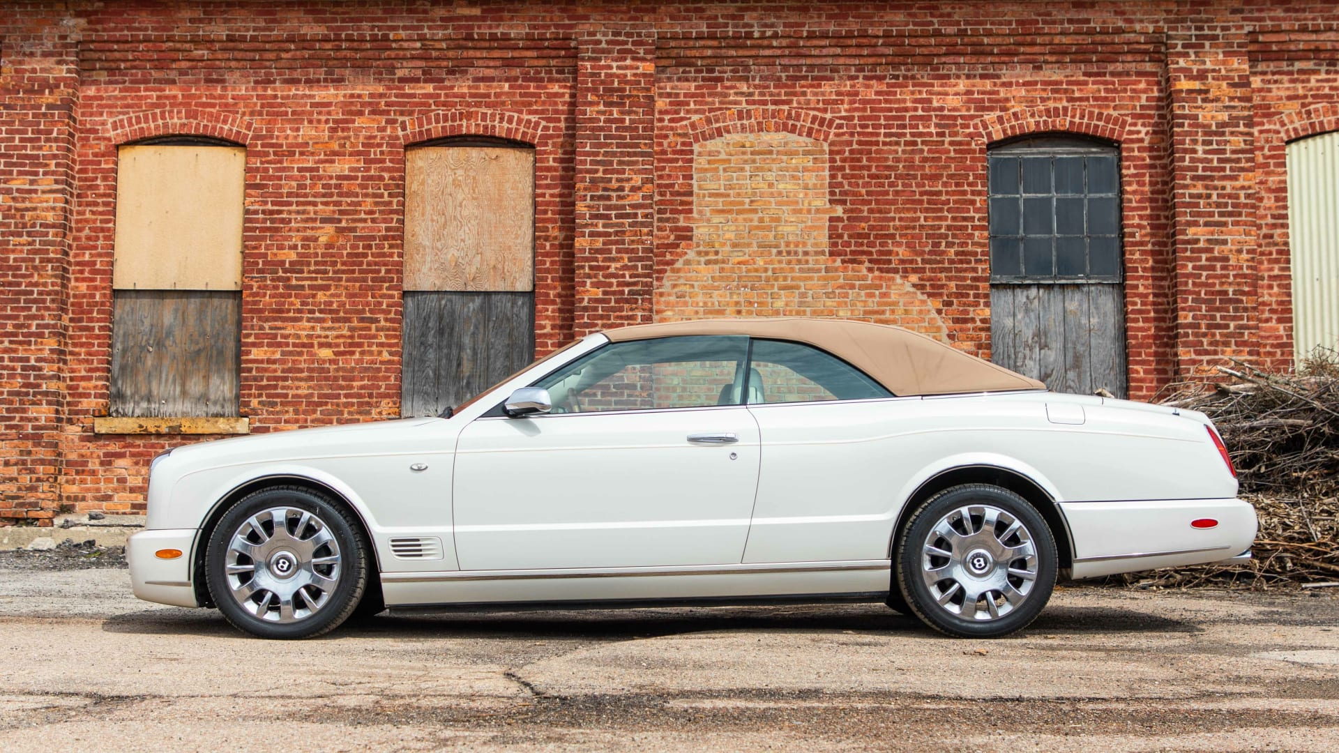 2008 Bentley Azure Convertible at Indy 2022 as L118 - Mecum Auctions