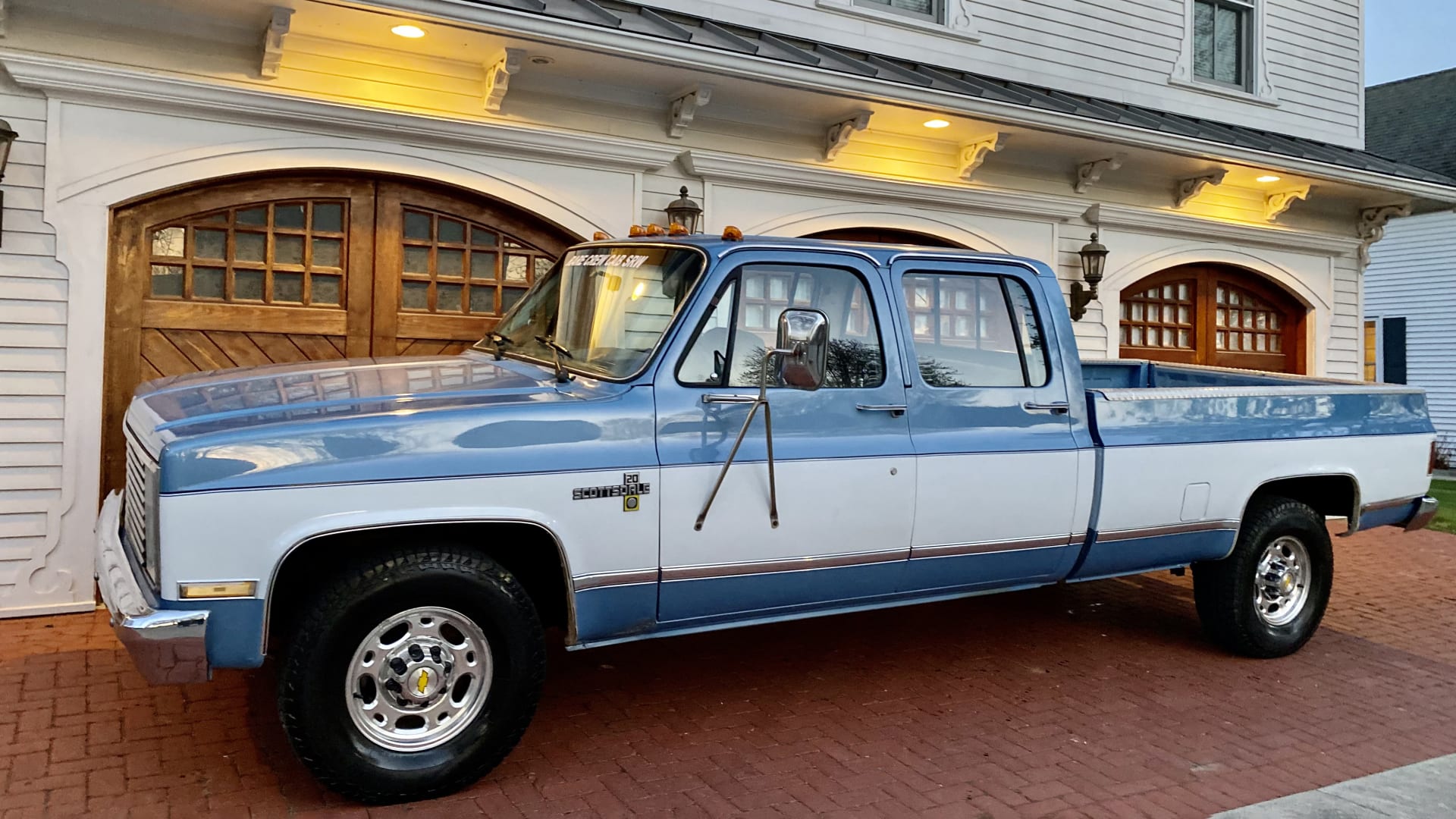 1986 Chevrolet C20 Scottsdale Pickup at Indy 2022 as L134 - Mecum Auctions