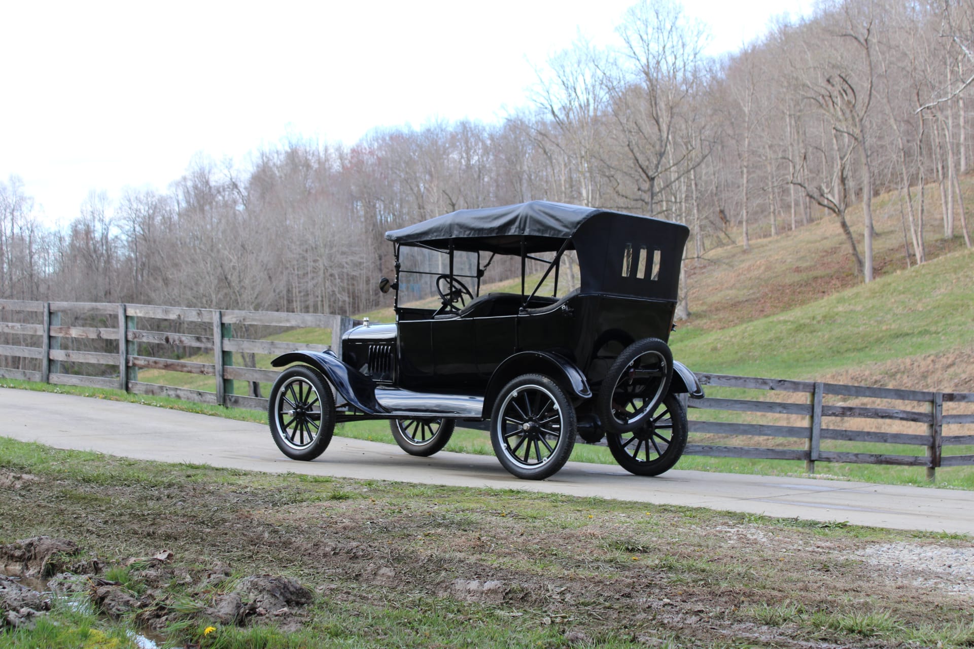 1920 Ford Model T Touring at Indy 2022 as G32 - Mecum Auctions