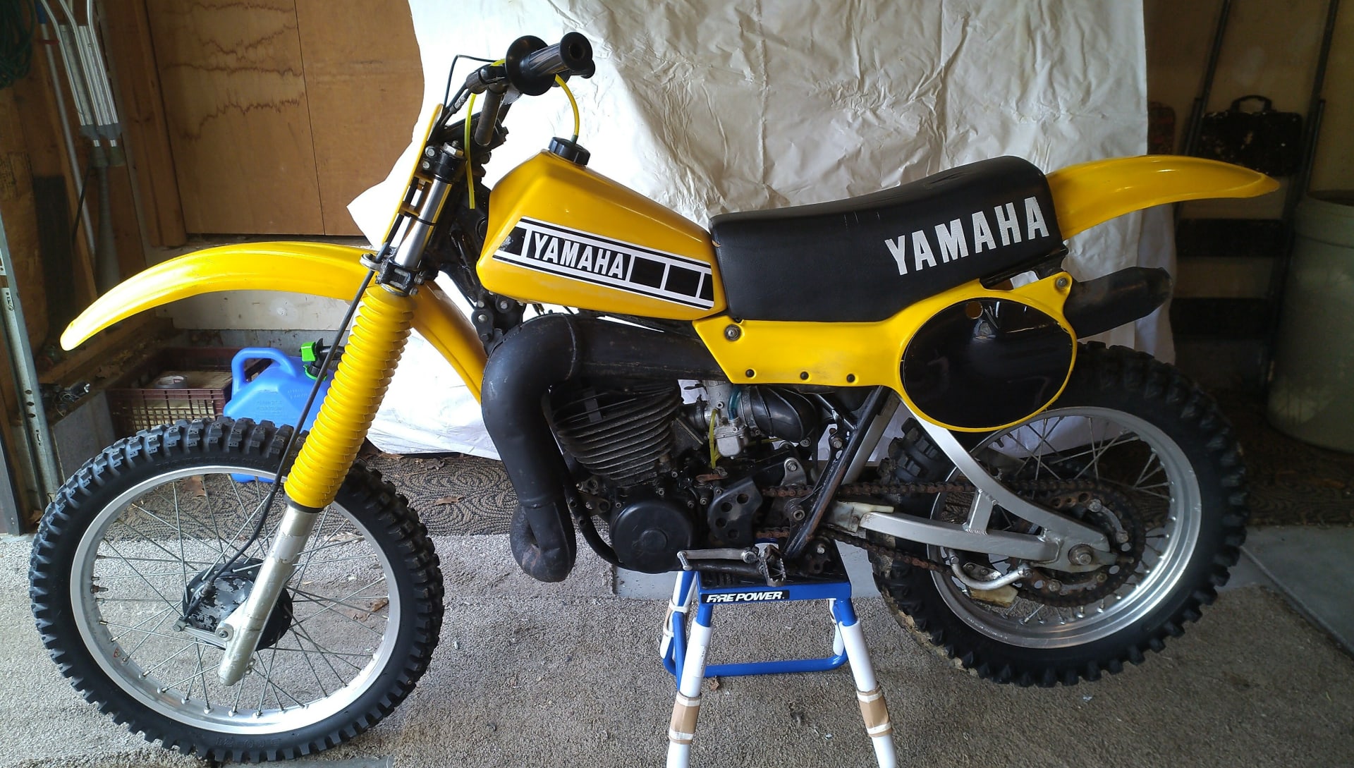1979 Yamaha YZ400 at Indy 2022 as G73 - Mecum Auctions