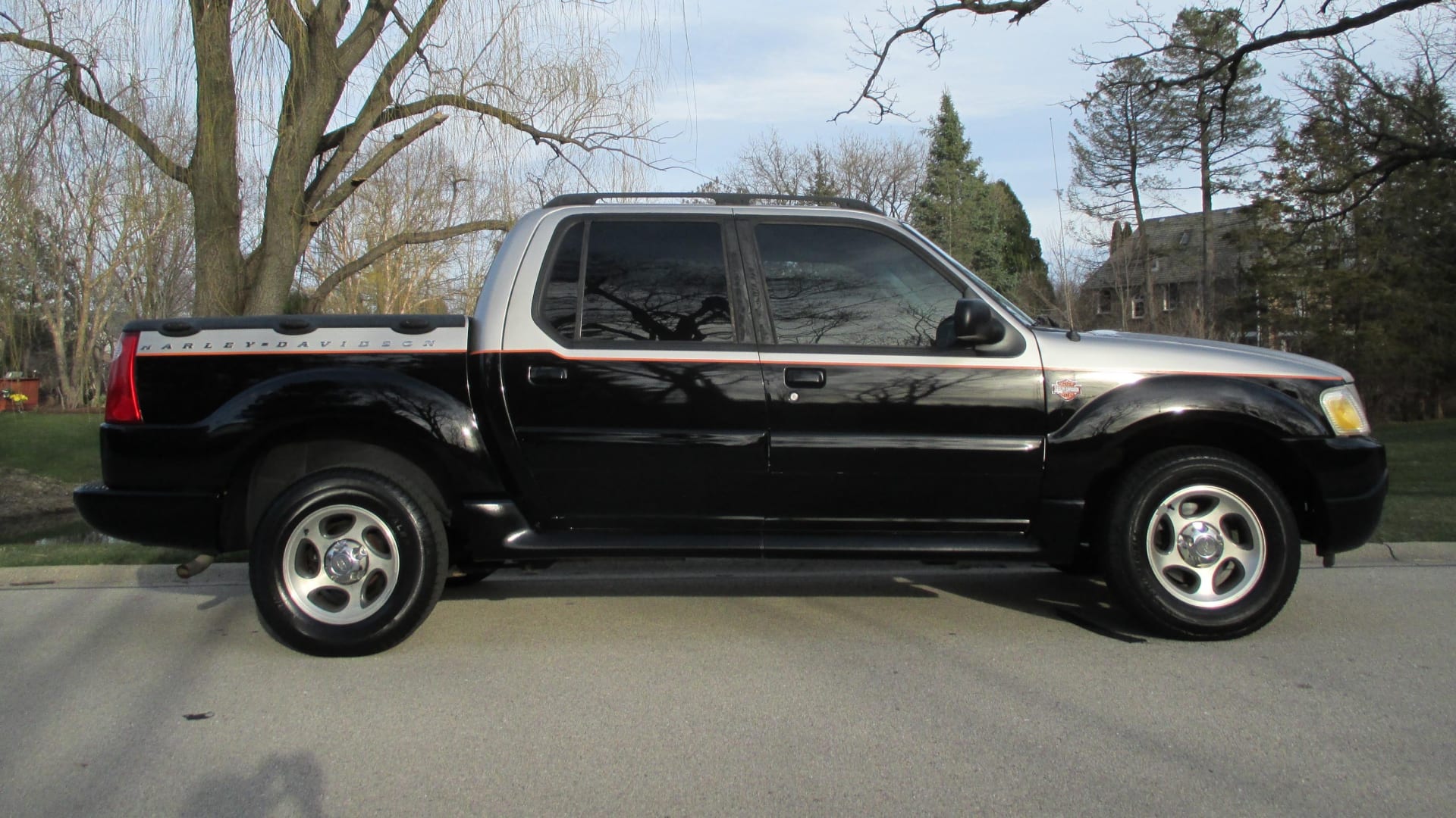2005 Ford Explorer Sport Trac at Indy 2022 as G175 - Mecum Auctions