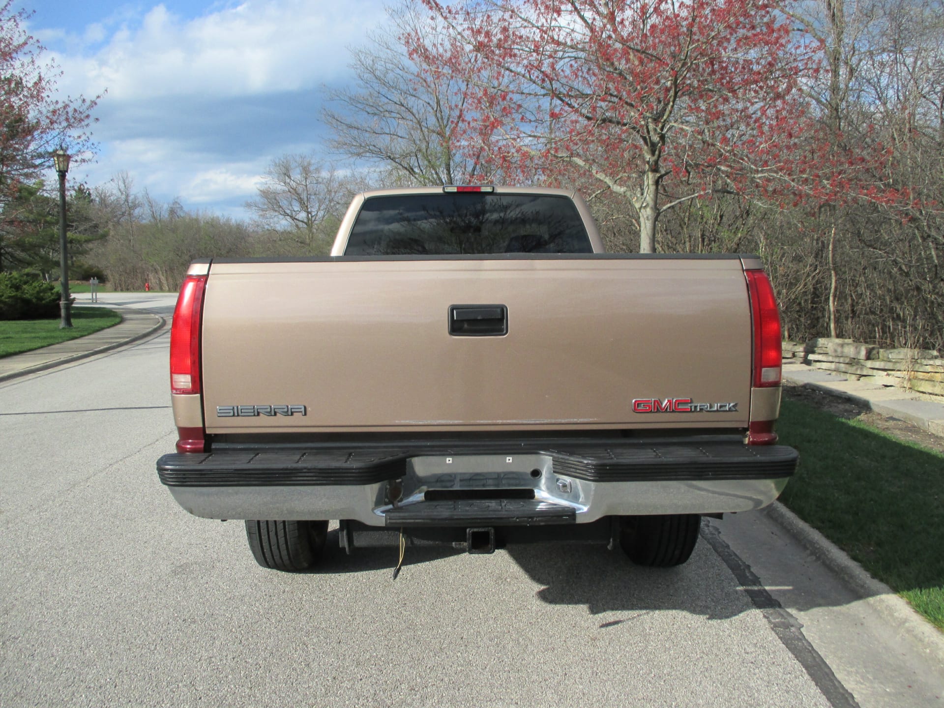 1997 GMC Sierra 2500 Pickup at Indy 2022 as G200 - Mecum Auctions
