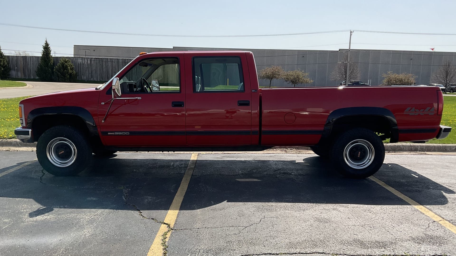 1993 GMC 3500 Sierra Pickup at Indy 2022 as G267 - Mecum Auctions