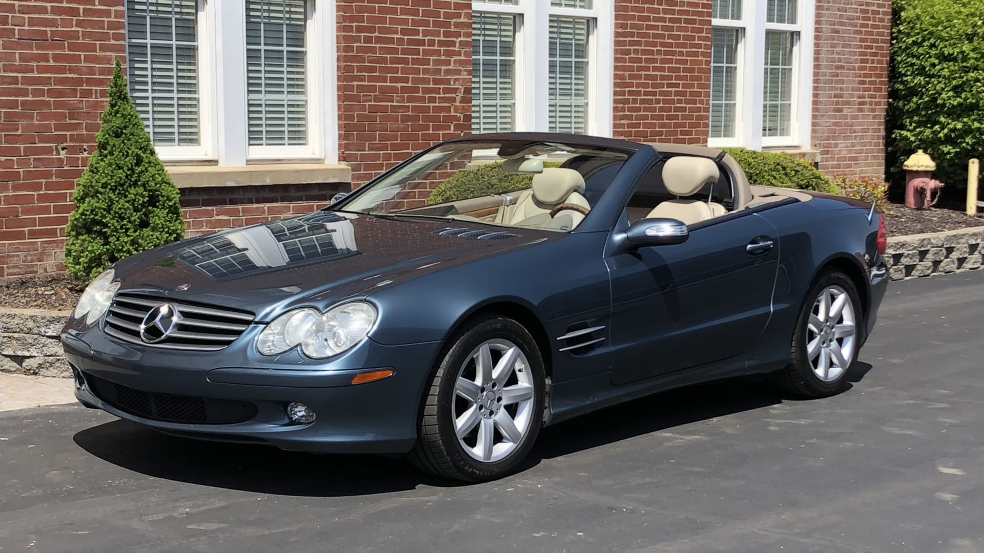 2005 Mercedes-Benz SL500 Convertible at Indy 2022 as W56 - Mecum Auctions