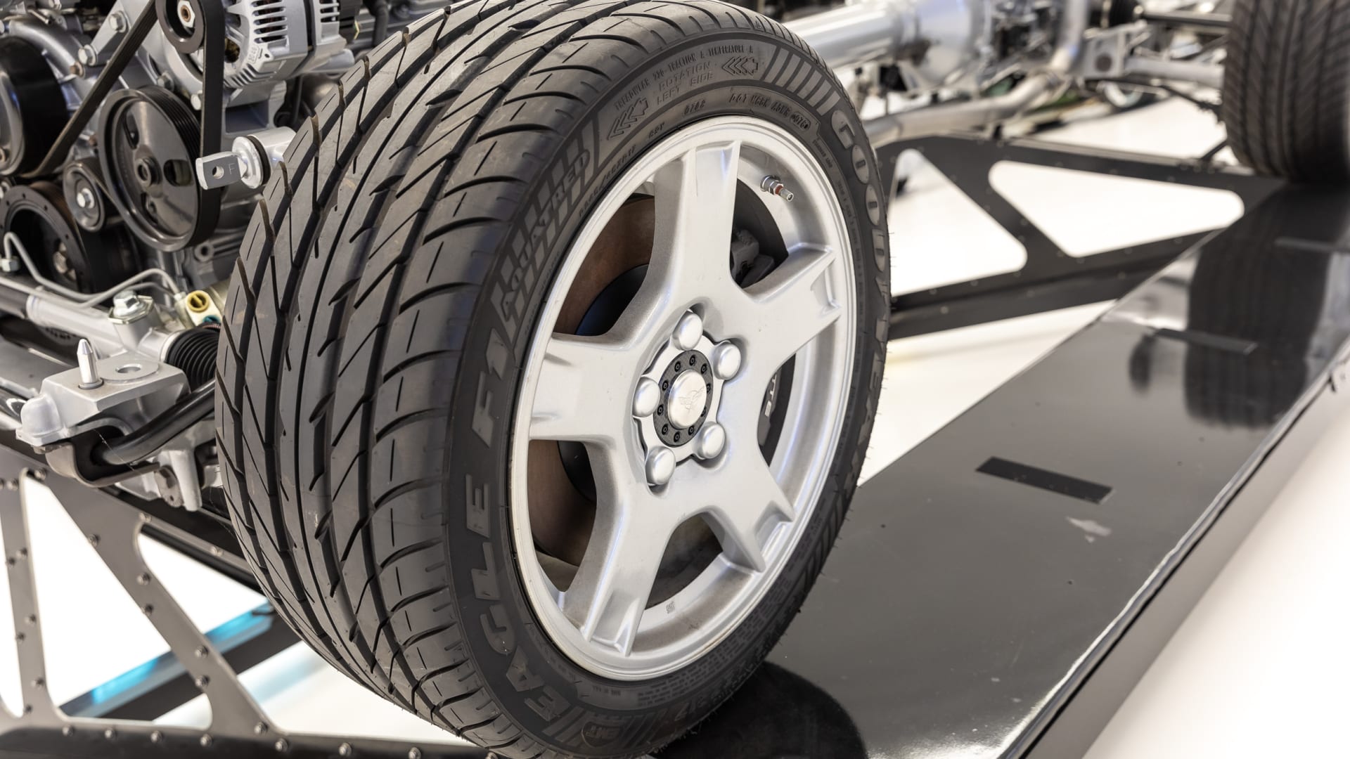 1998 Chevrolet Corvette Chassis Display at Indy 2022 as T176 - Mecum ...