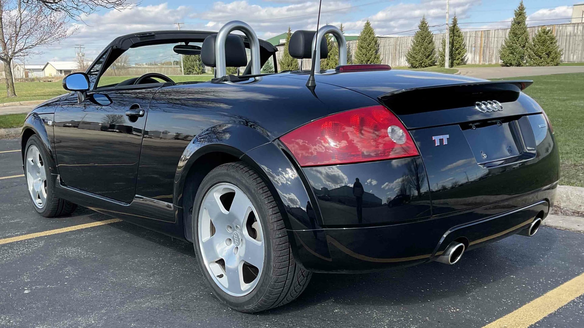 2001 Audi TT Roadster at Indy 2022 as G80.1 - Mecum Auctions