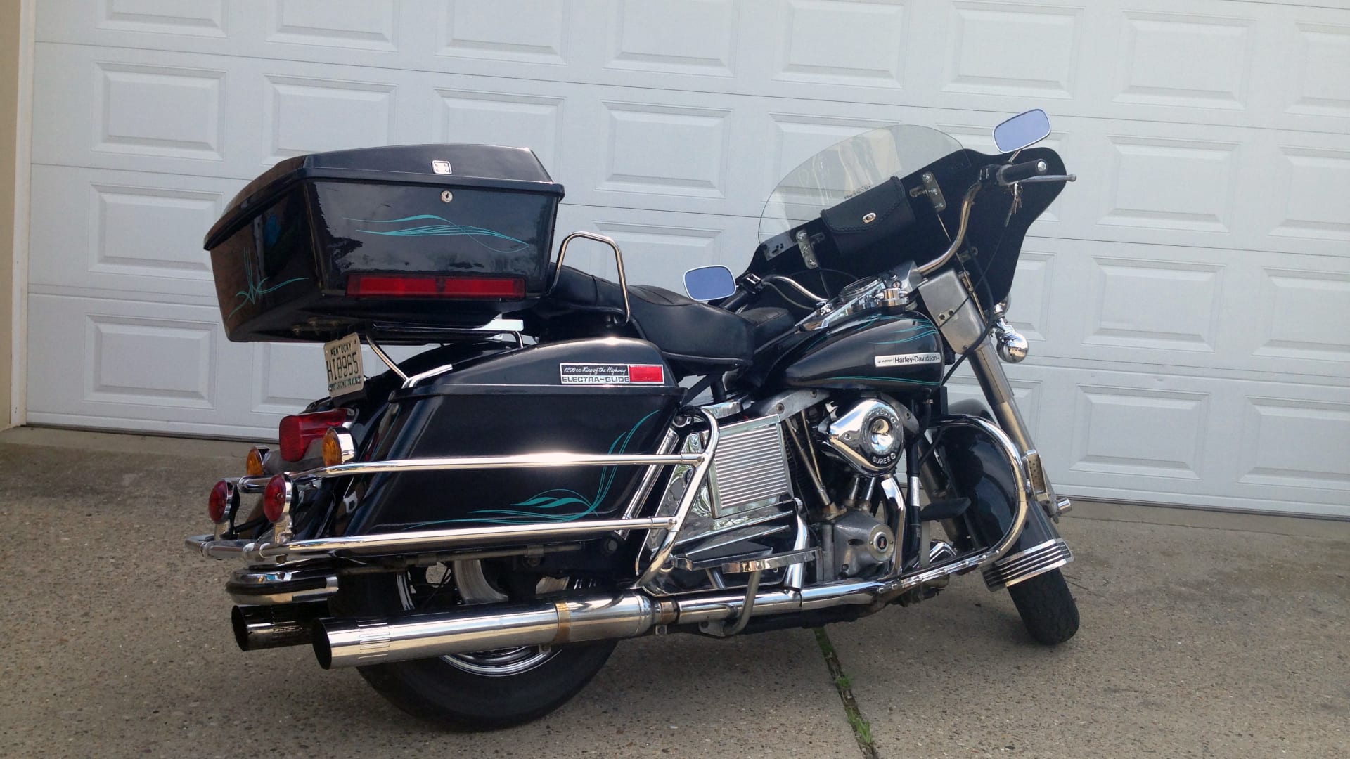 1975 Harley-Davidson FLH at Indy Motorcycles 2015 as T10.1 - Mecum Auctions