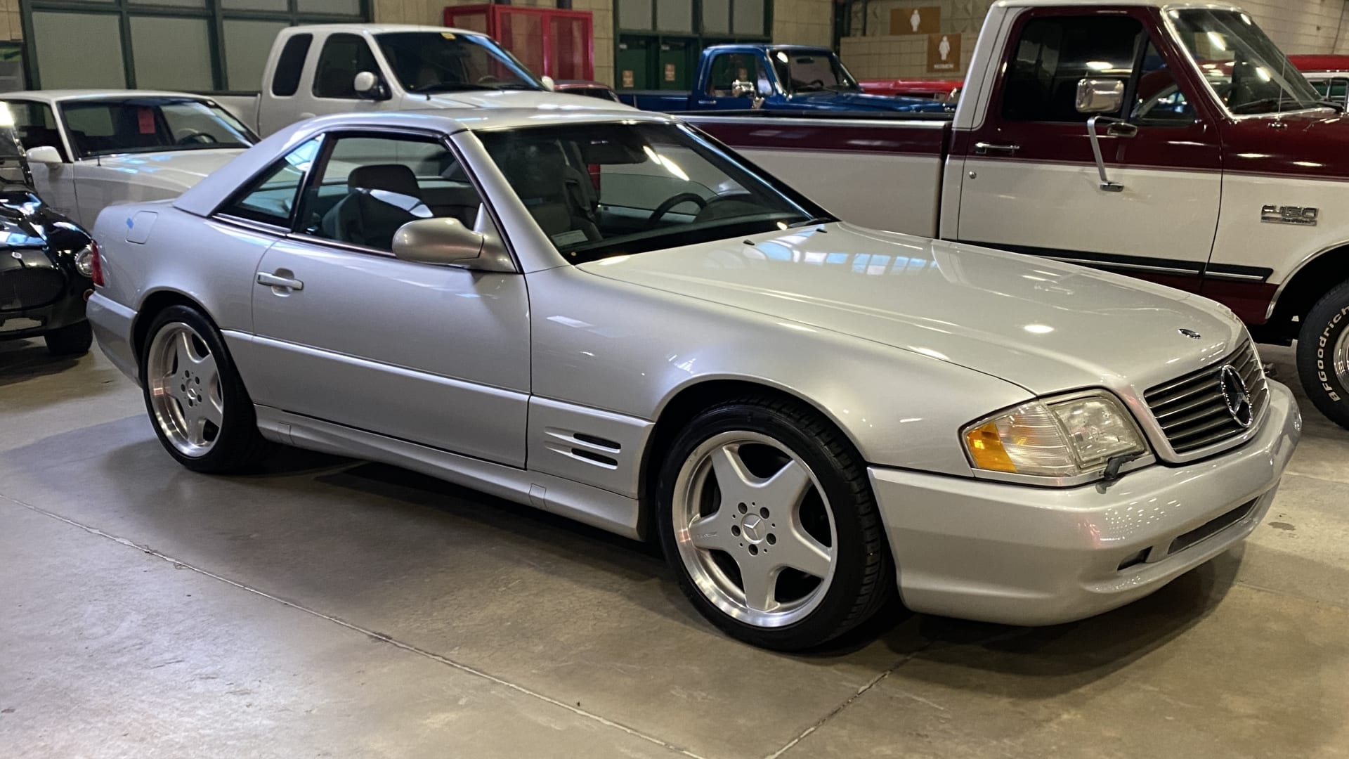 2001 Mercedes-Benz SL500 Convertible at Tulsa 2022 as T32 - Mecum Auctions