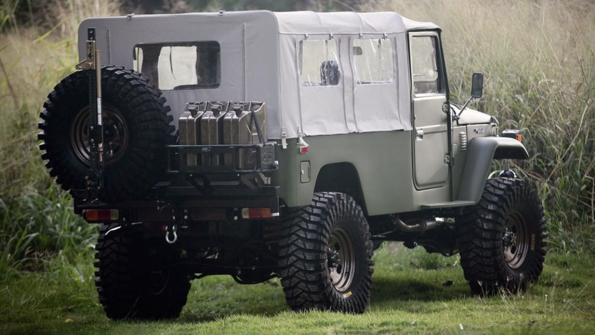1985 Toyota FJ-45 Land Cruiser Custom at Tulsa 2022 as S159 - Mecum ...
