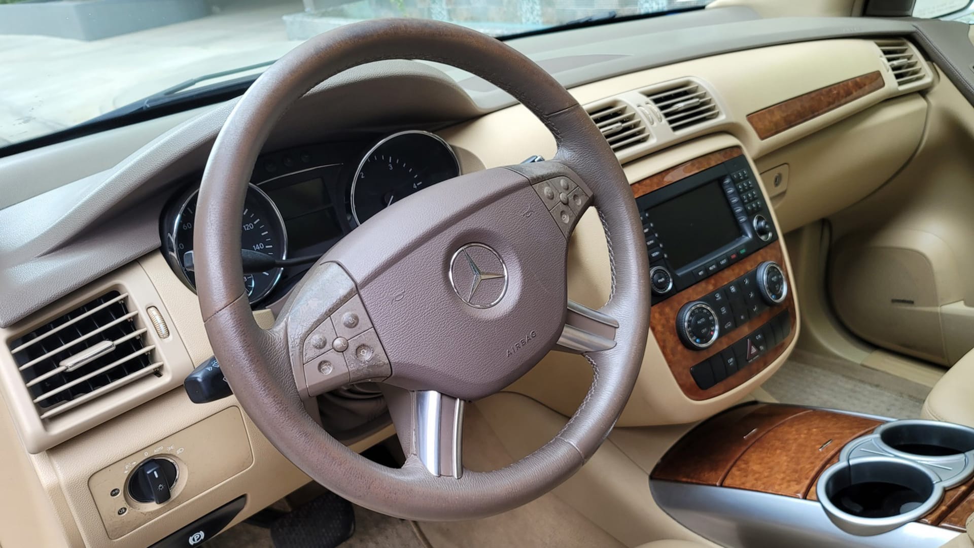 2007 Mercedes-Benz R320 CDI at Glendale 2023 as W36 - Mecum Auctions