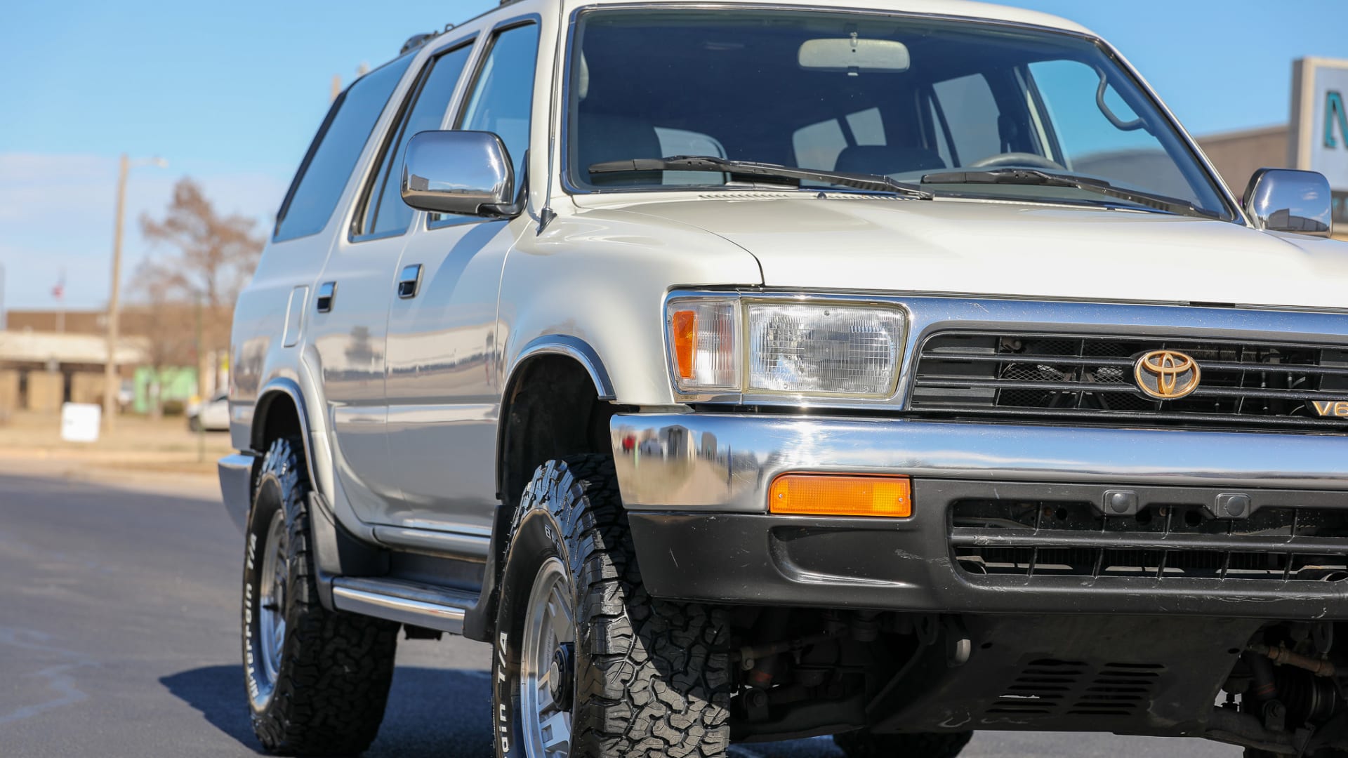 1995 Toyota 4Runner SR5 at Houston 2023 as T91 - Mecum Auctions