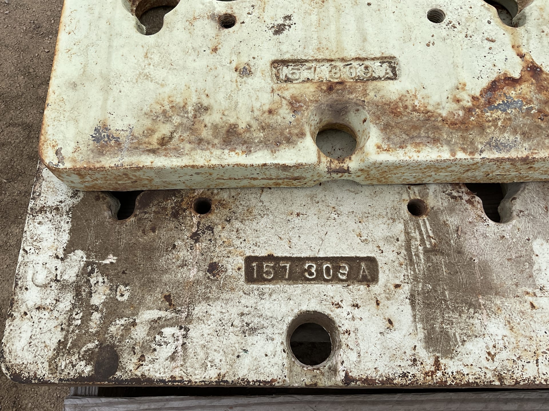 Oliver Front Weights at Gone Farmin' Spring Classic 2023 as H47 - Mecum ...